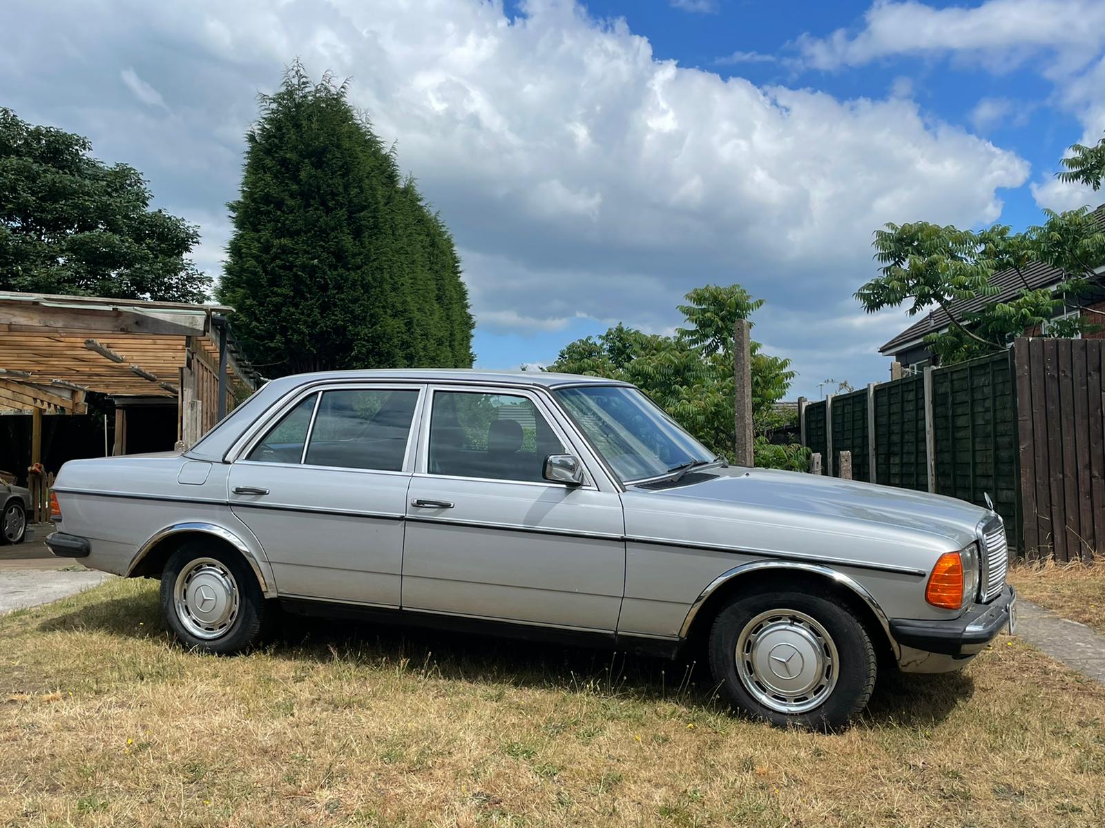 Lot 78 - 1984 Mercedes-Benz 200