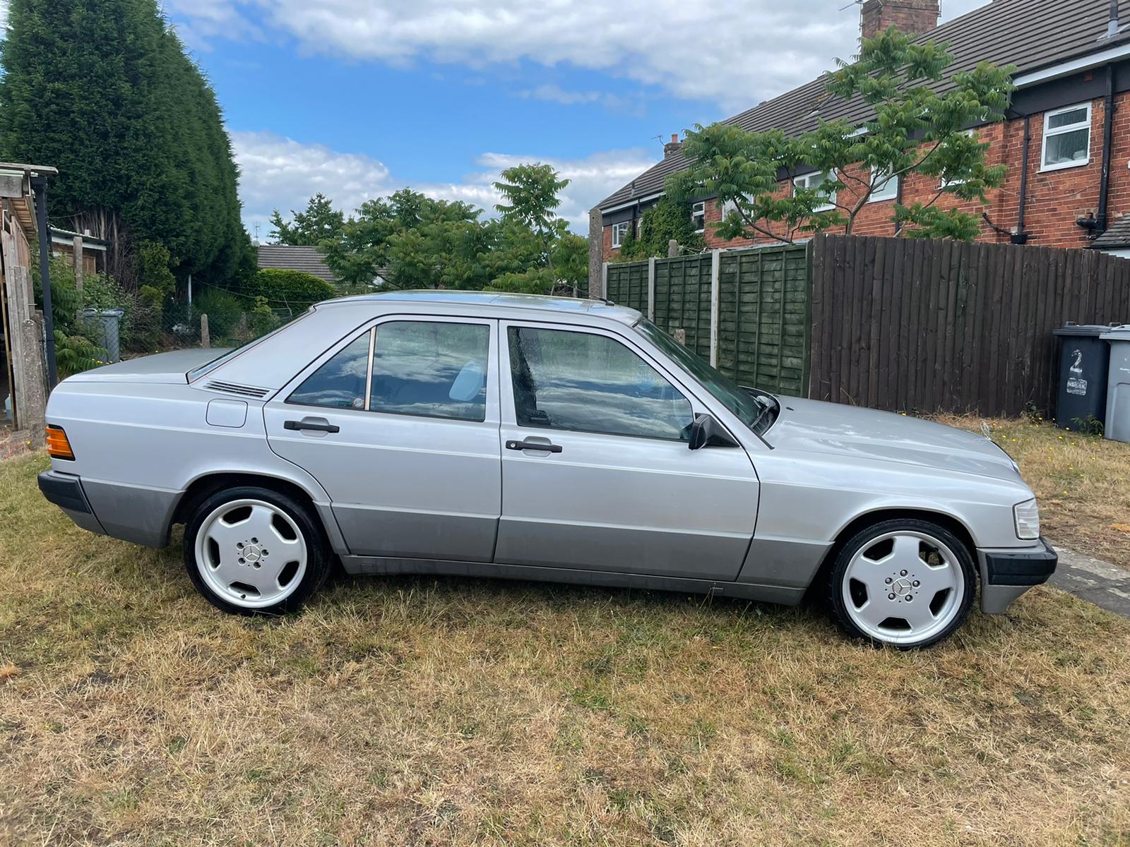 Lot 79 - 1990 Mercedes-Benz 190