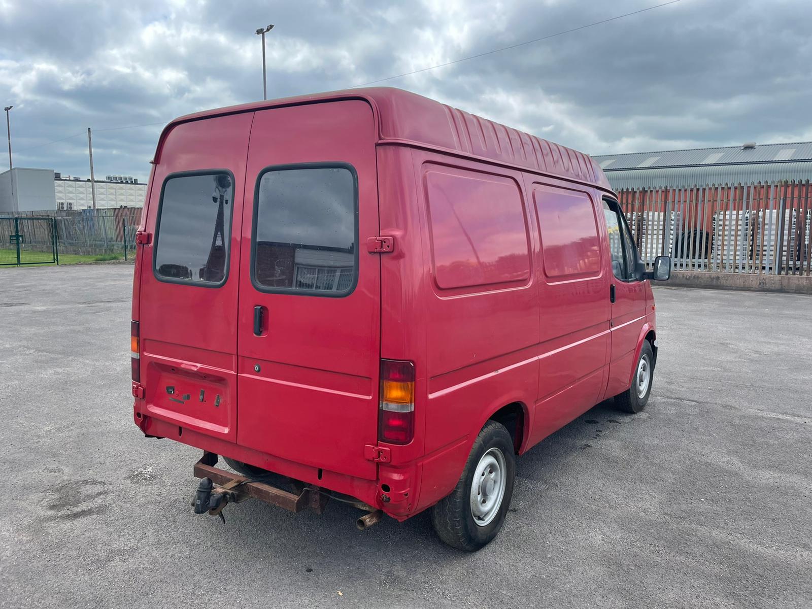 Lot 74 - 1990 Ford Transit 120 Panel Van