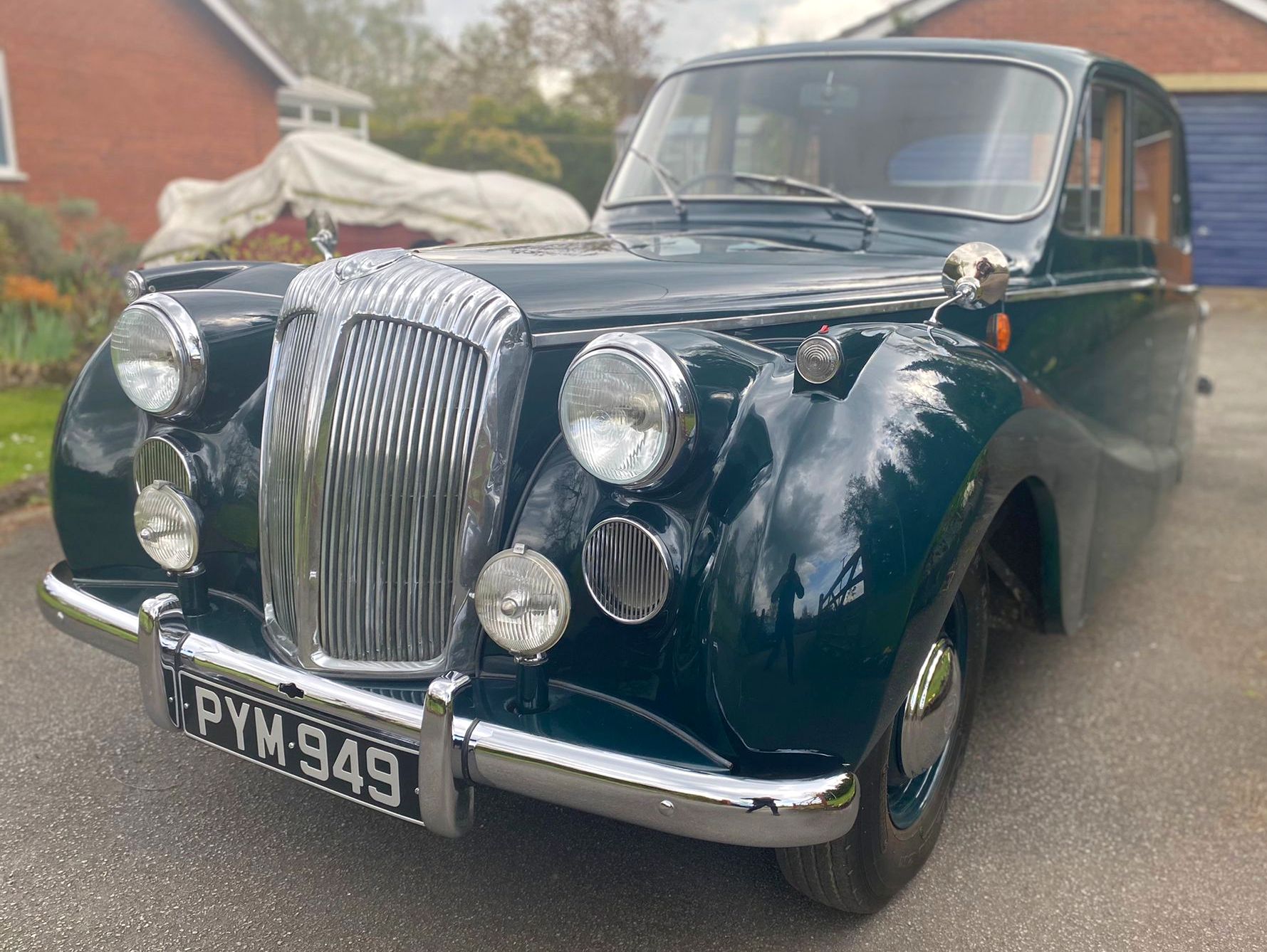 Lot 51 - 1955 Daimler Century by Hooper & Co