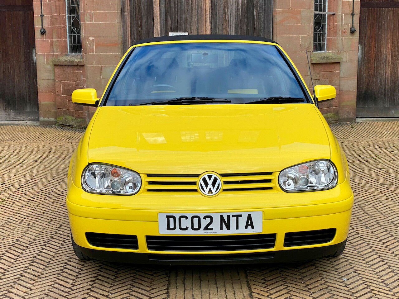 Lot 17 - 2002 Volkswagen Golf Cabriolet Colour Concept