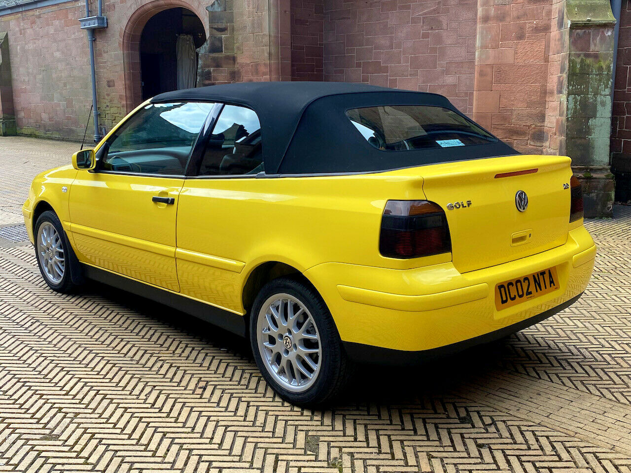 Lot 17 - 2002 Volkswagen Golf Cabriolet Colour Concept