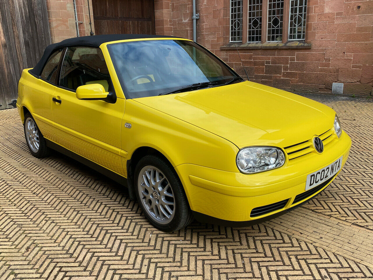 Lot 17 - 2002 Volkswagen Golf Cabriolet Colour Concept