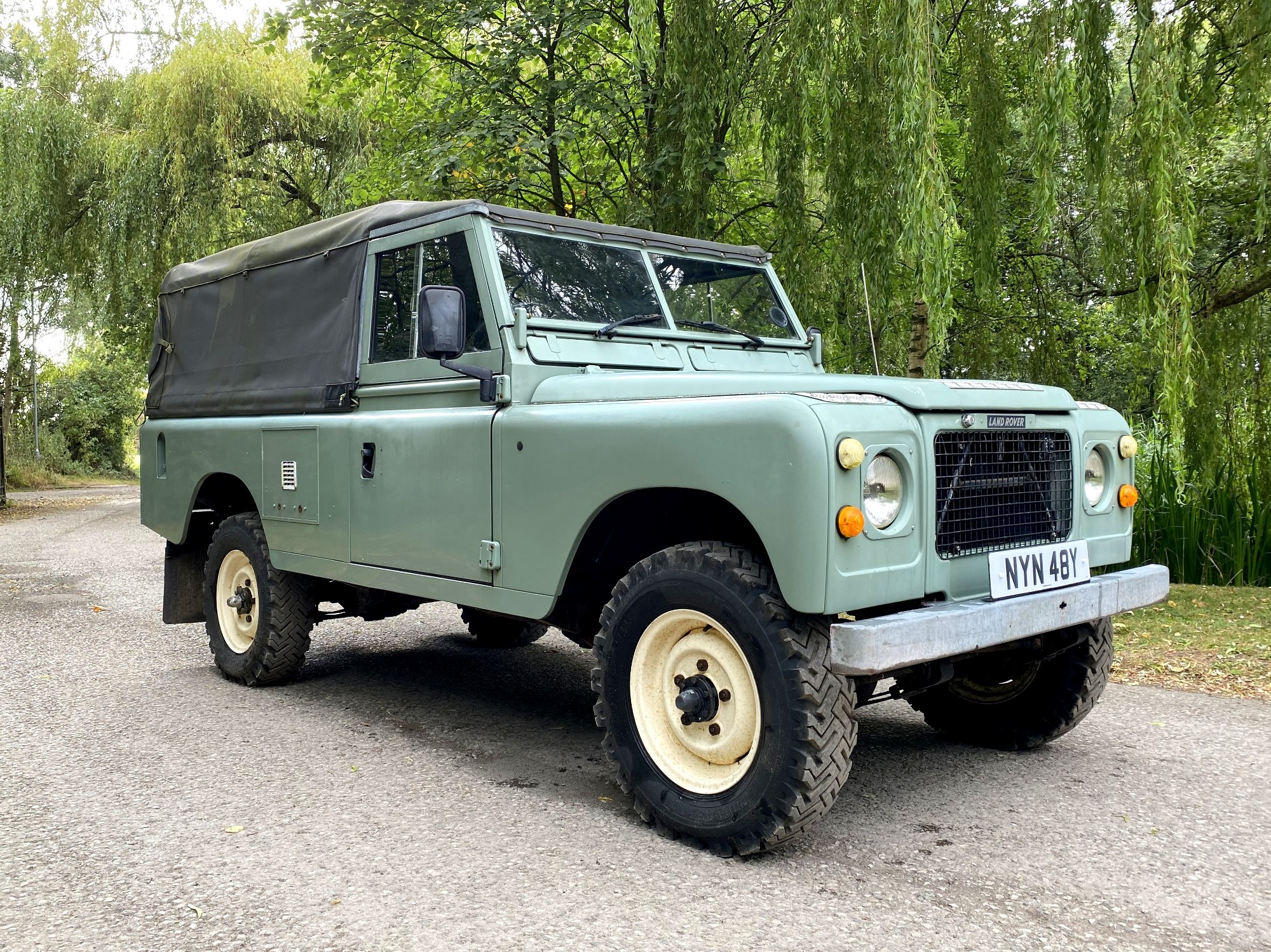 Lot 67 - 1982 Land Rover 109 Stage One V8