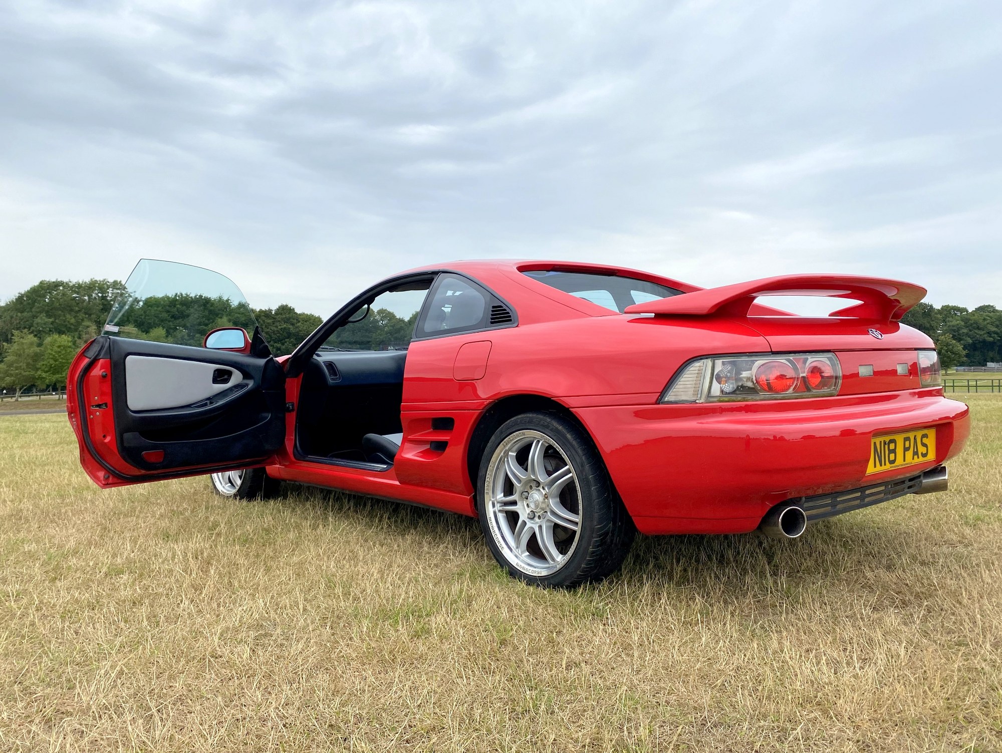 Lot 54 - 1996 Toyota MR2 GT Coupe