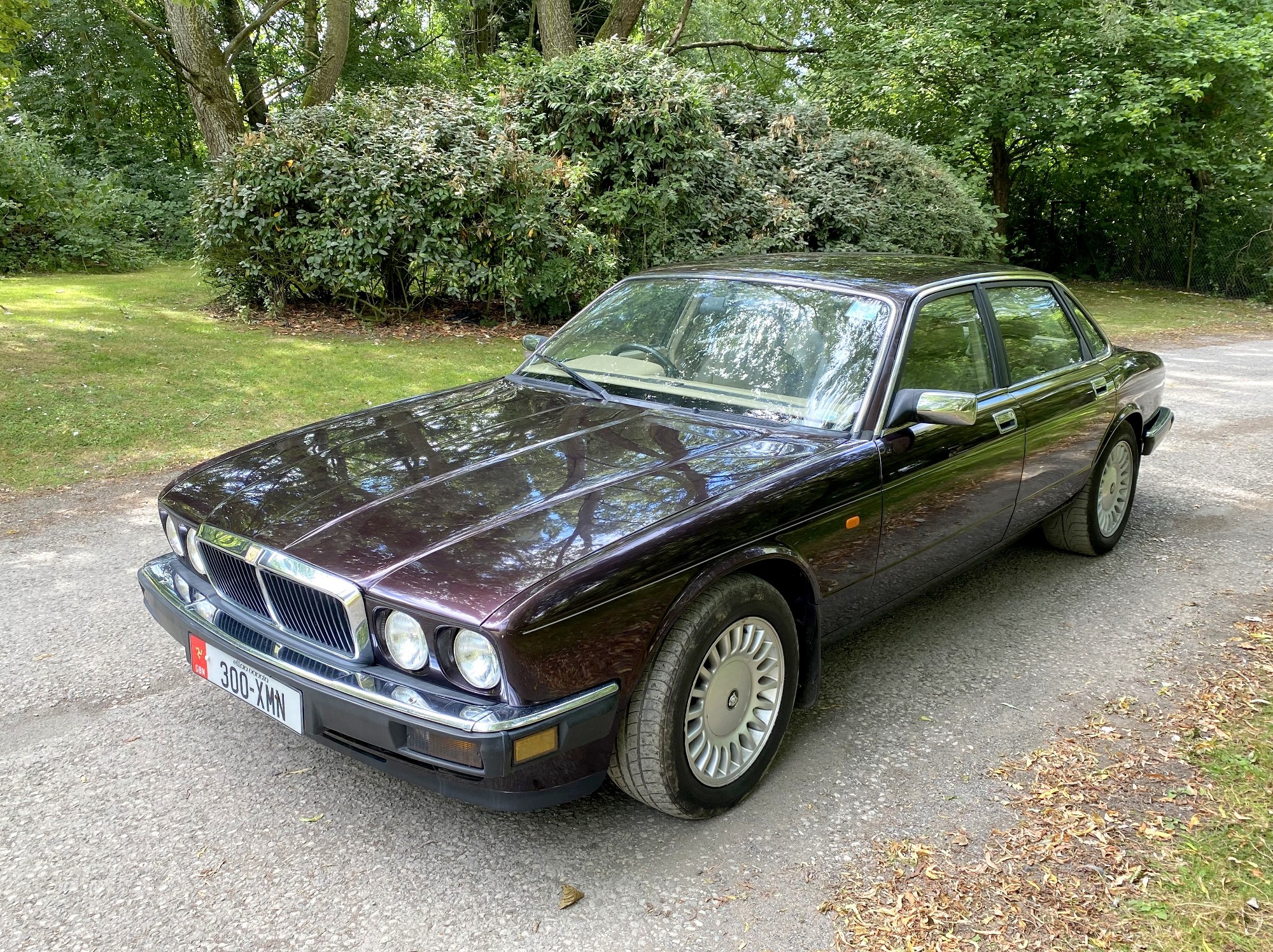 Lot 9 - 1991 Jaguar XJ12