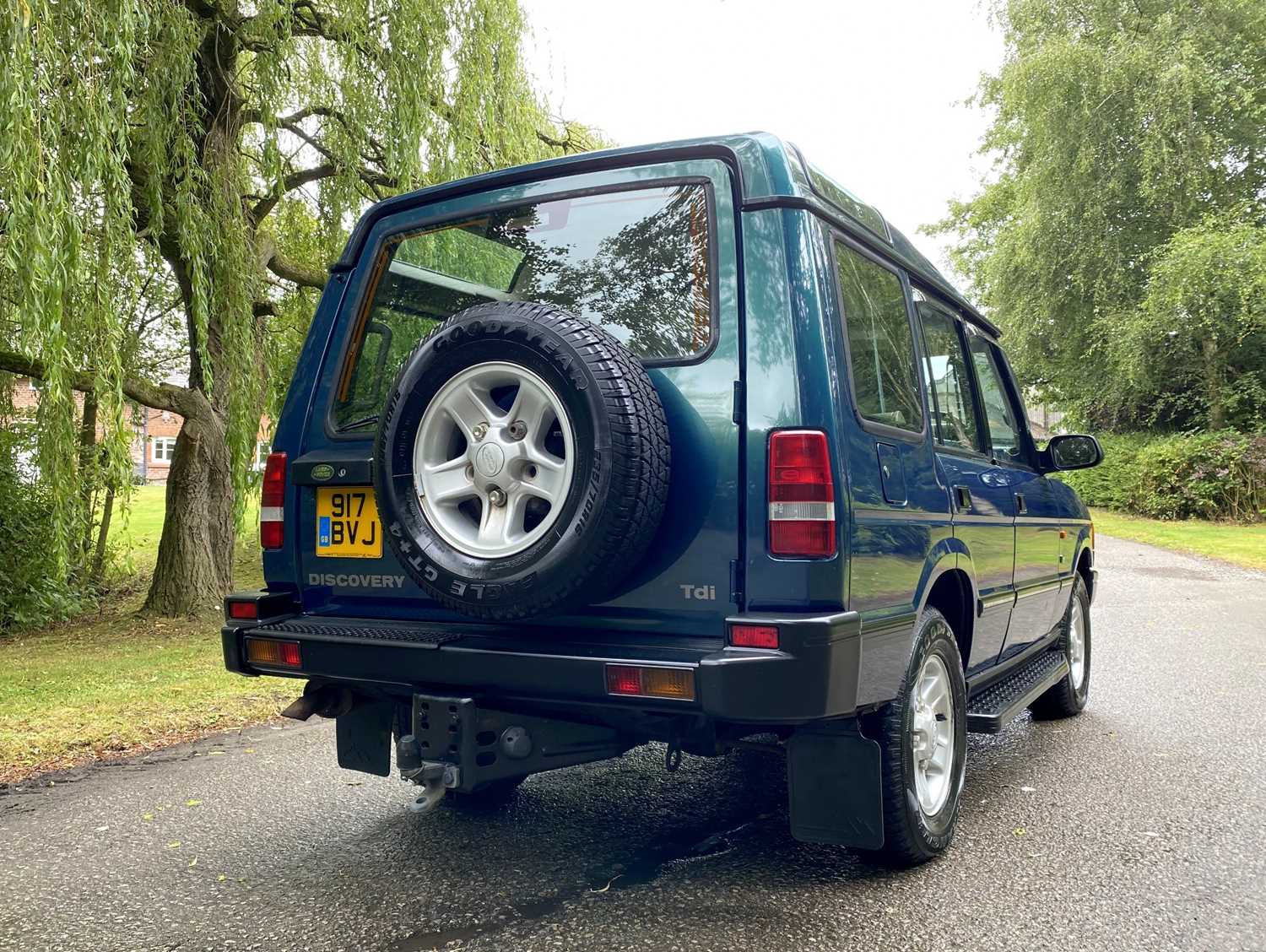 Lot 75 - 1998 Land Rover Discovery 50th Anniversary