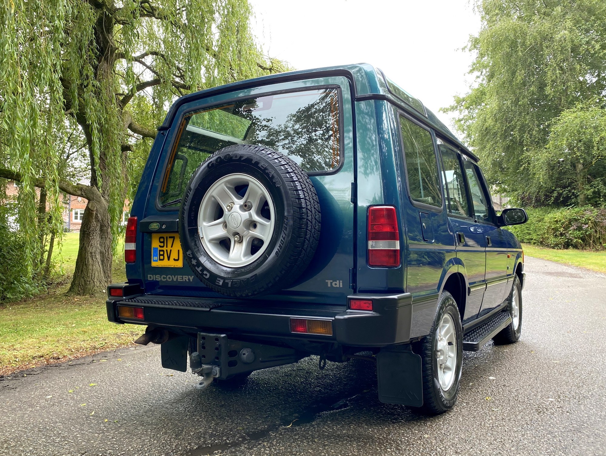 Lot 75 - 1998 Land Rover Discovery 50th Anniversary