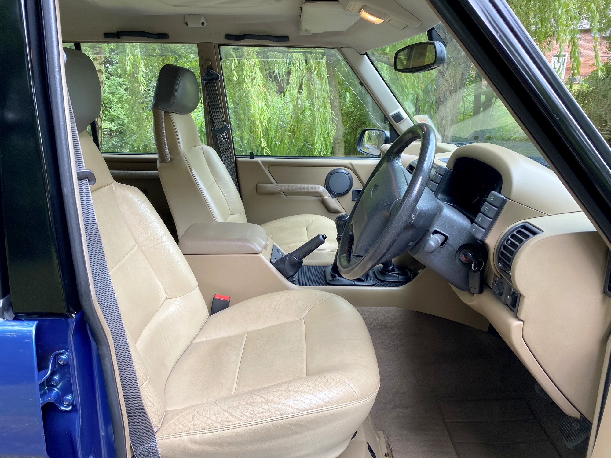 Lot 75 - 1998 Land Rover Discovery 50th Anniversary