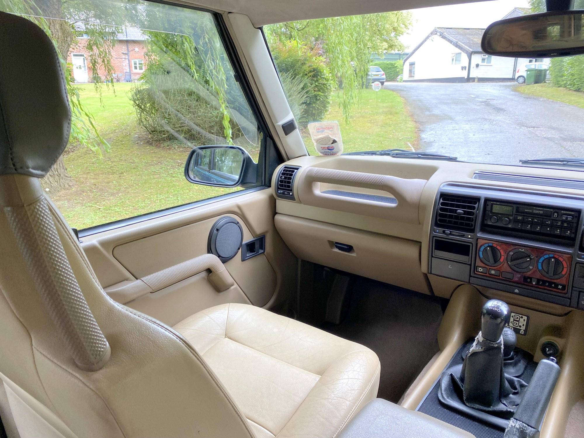 Lot 75 - 1998 Land Rover Discovery 50th Anniversary