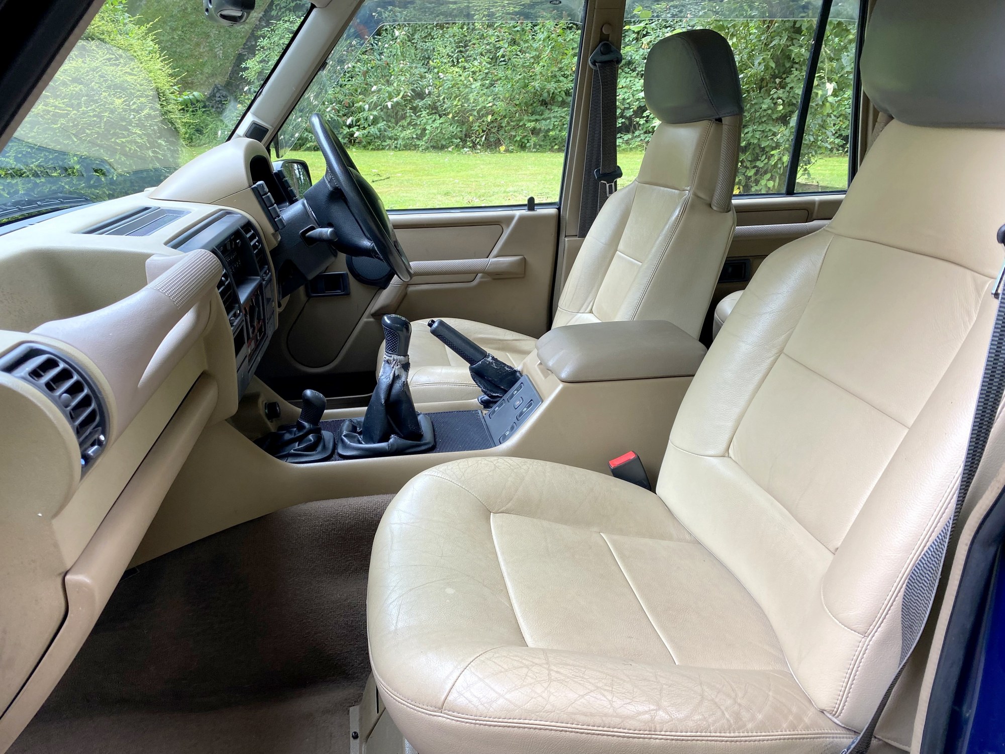 Lot 75 - 1998 Land Rover Discovery 50th Anniversary