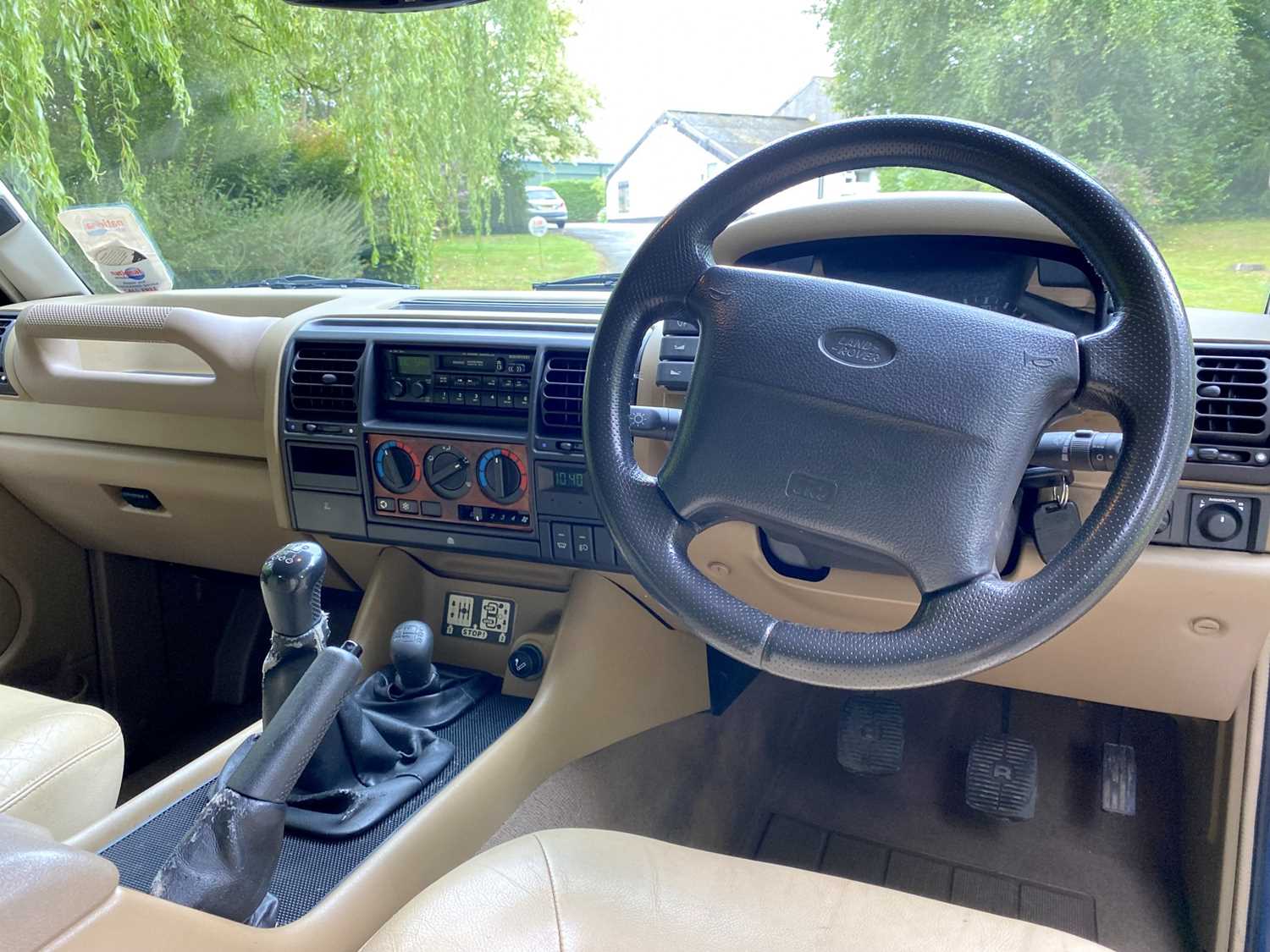 Lot 75 - 1998 Land Rover Discovery 50th Anniversary