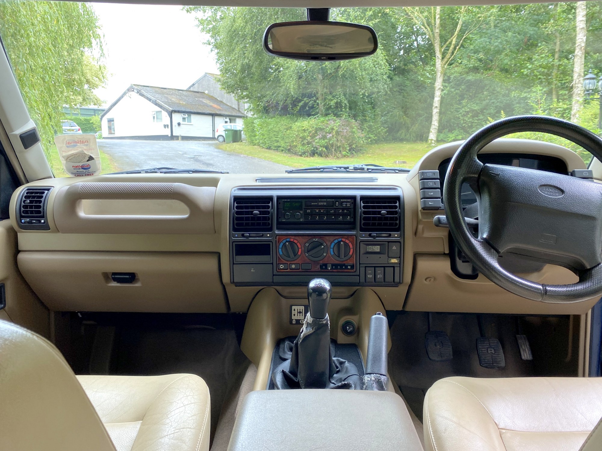Lot 75 - 1998 Land Rover Discovery 50th Anniversary
