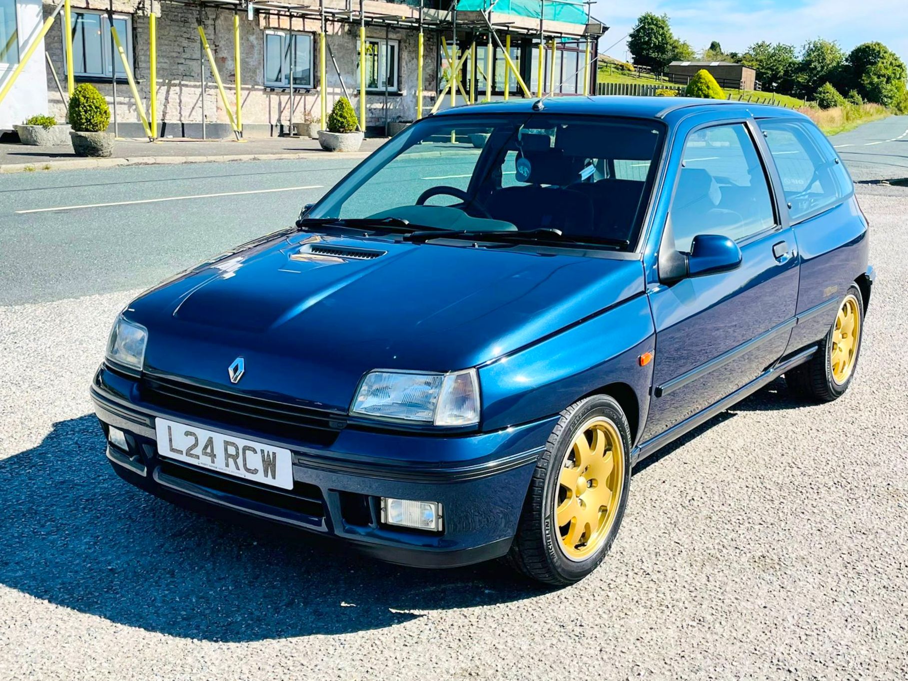 Lot 43 - 1994 Renault Clio Williams