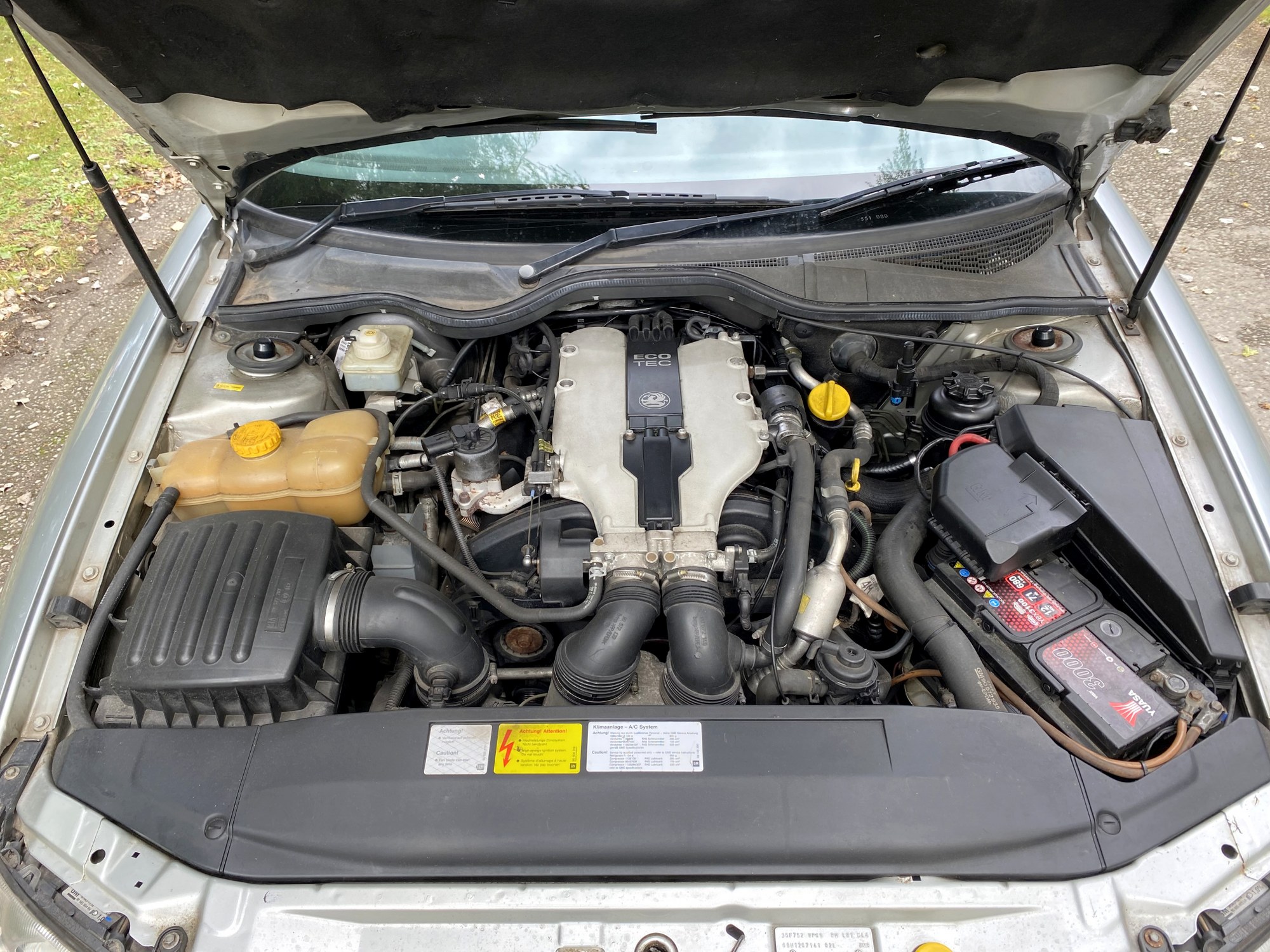 Lot 31 - 1998 Vauxhall Omega Elite