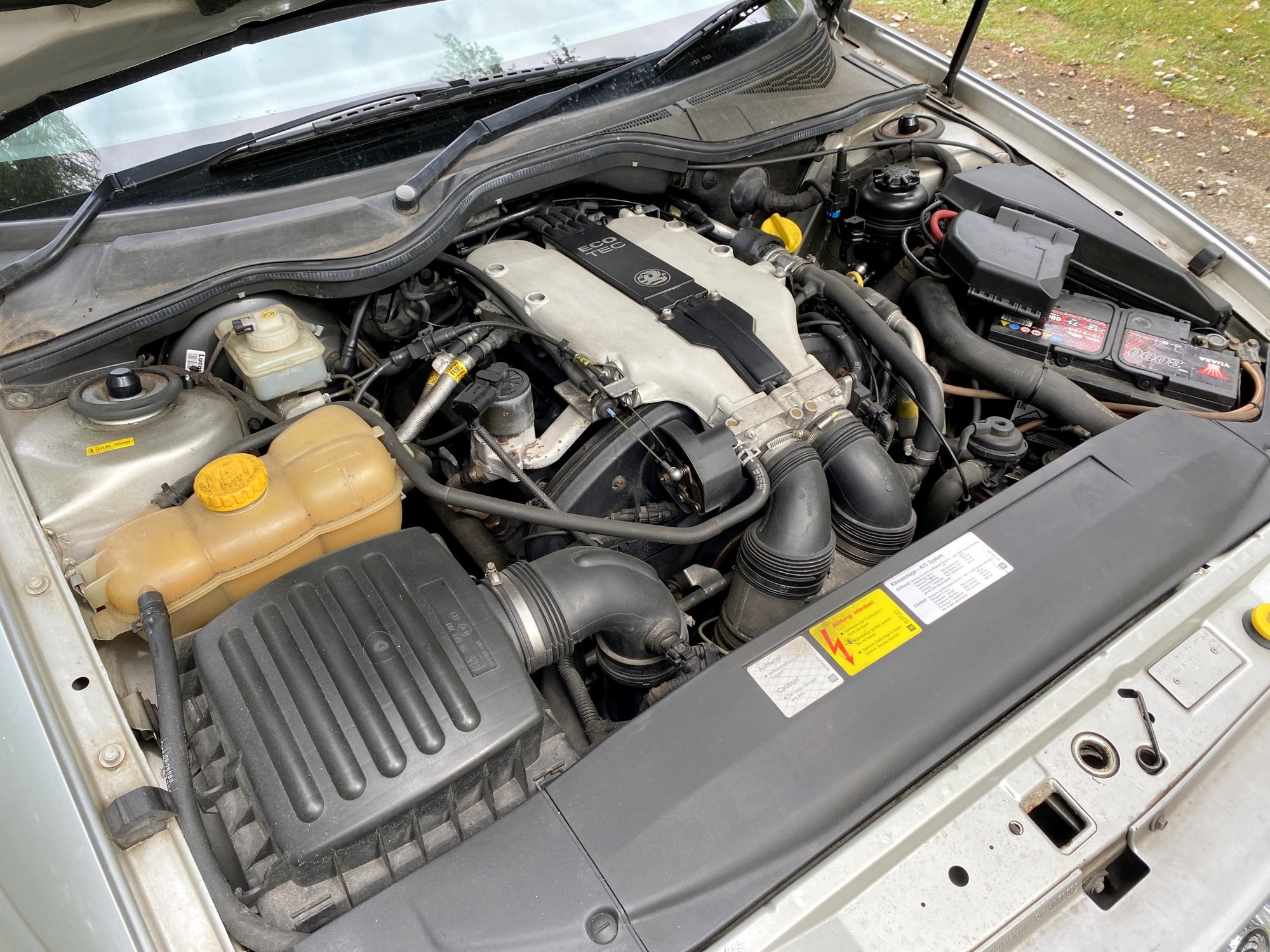 Lot 31 - 1998 Vauxhall Omega Elite