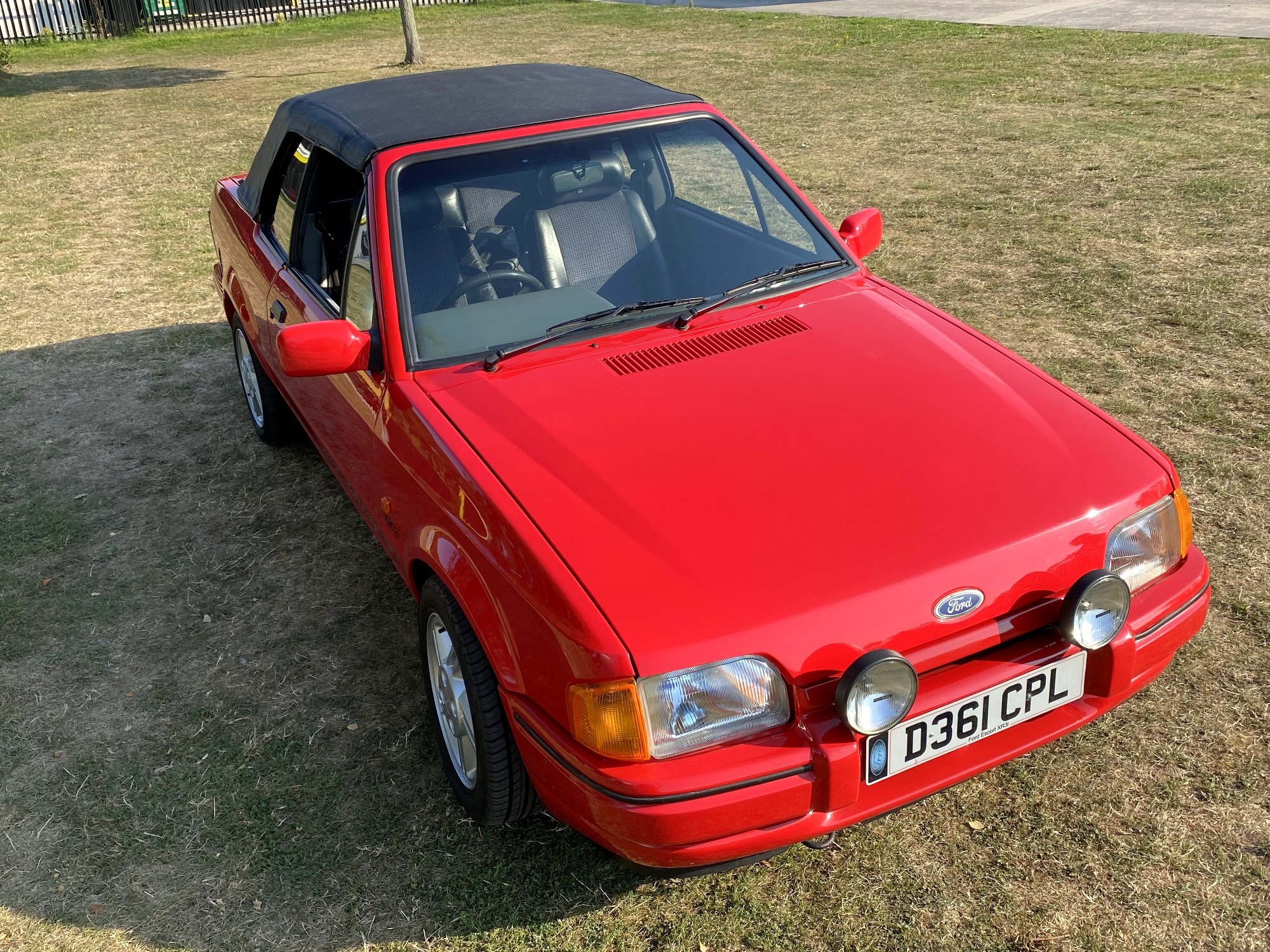 Lot 55 - 1987 Ford Escort XR3i Cabriolet