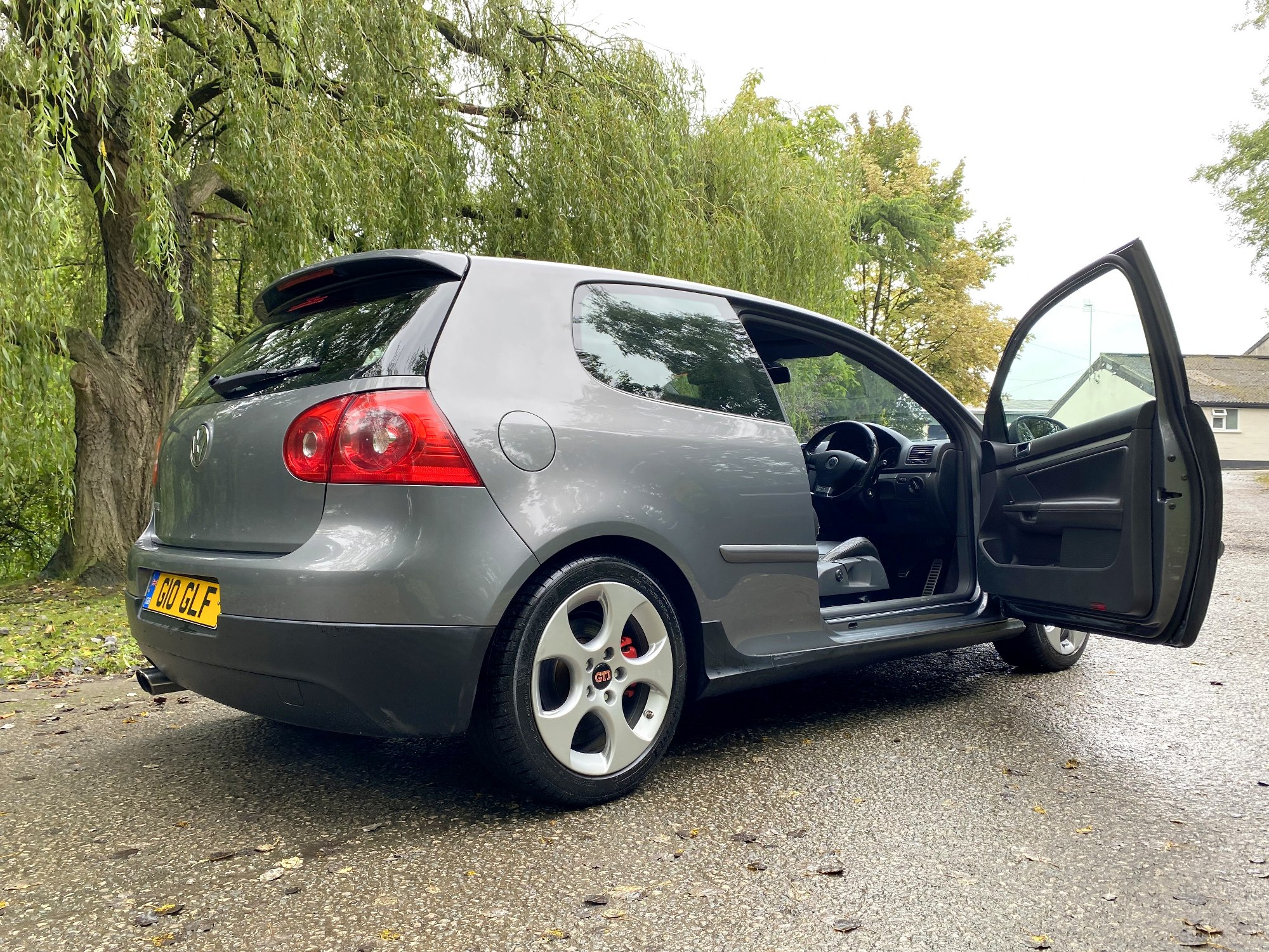 Lot 33 - 2006 Volkswagen Golf GTi