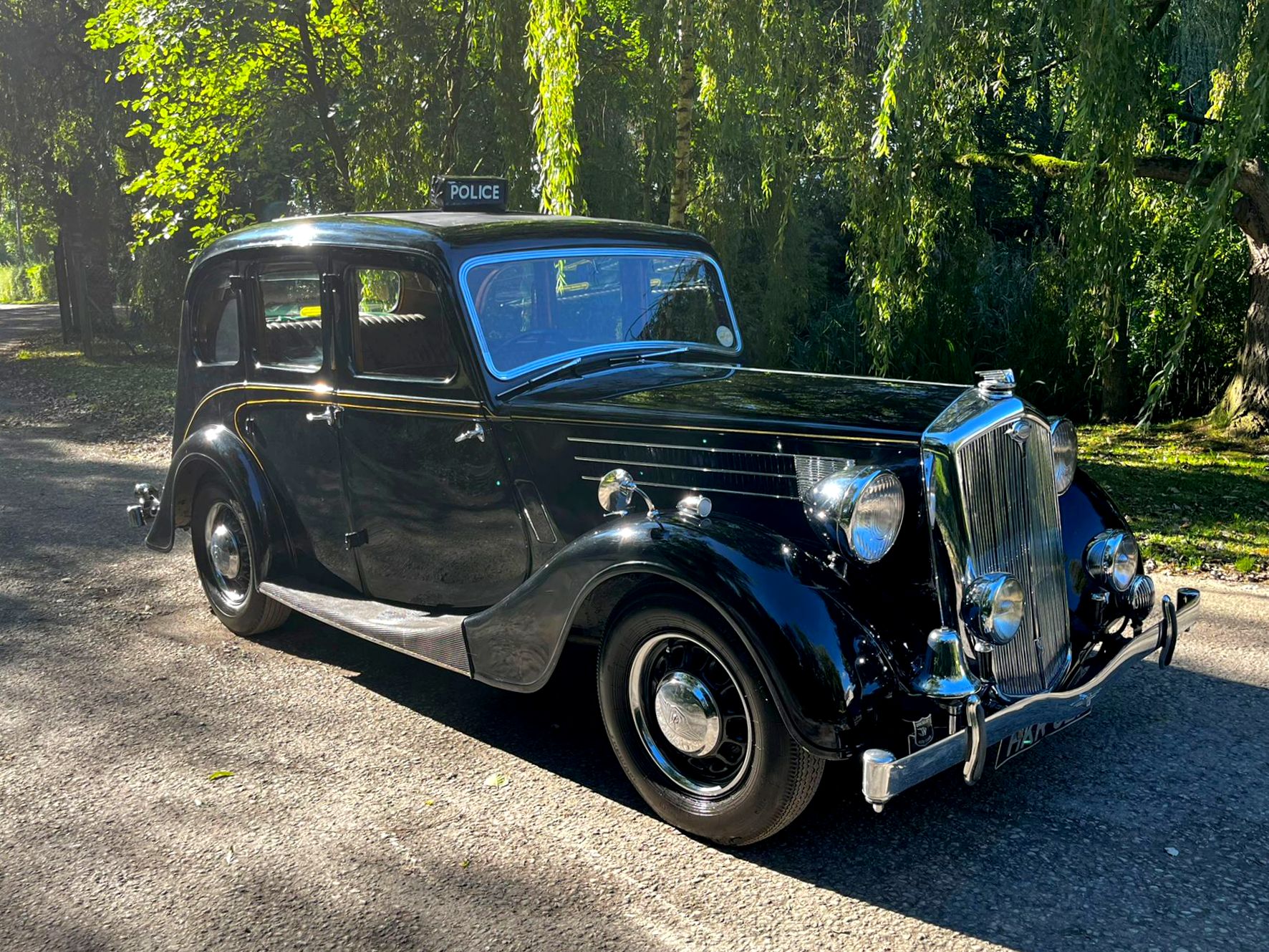 Lot 30 - 1946 Wolseley 18/85 Police Car