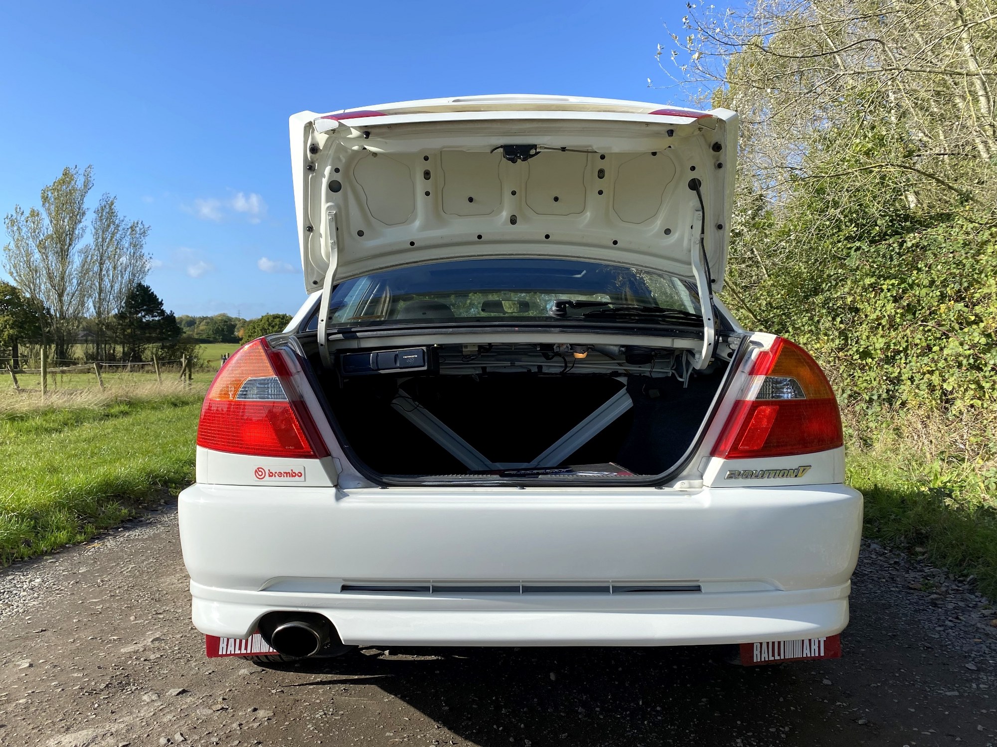 Lot 22 - 1998 Mitsubishi Lancer Evolution V GSR