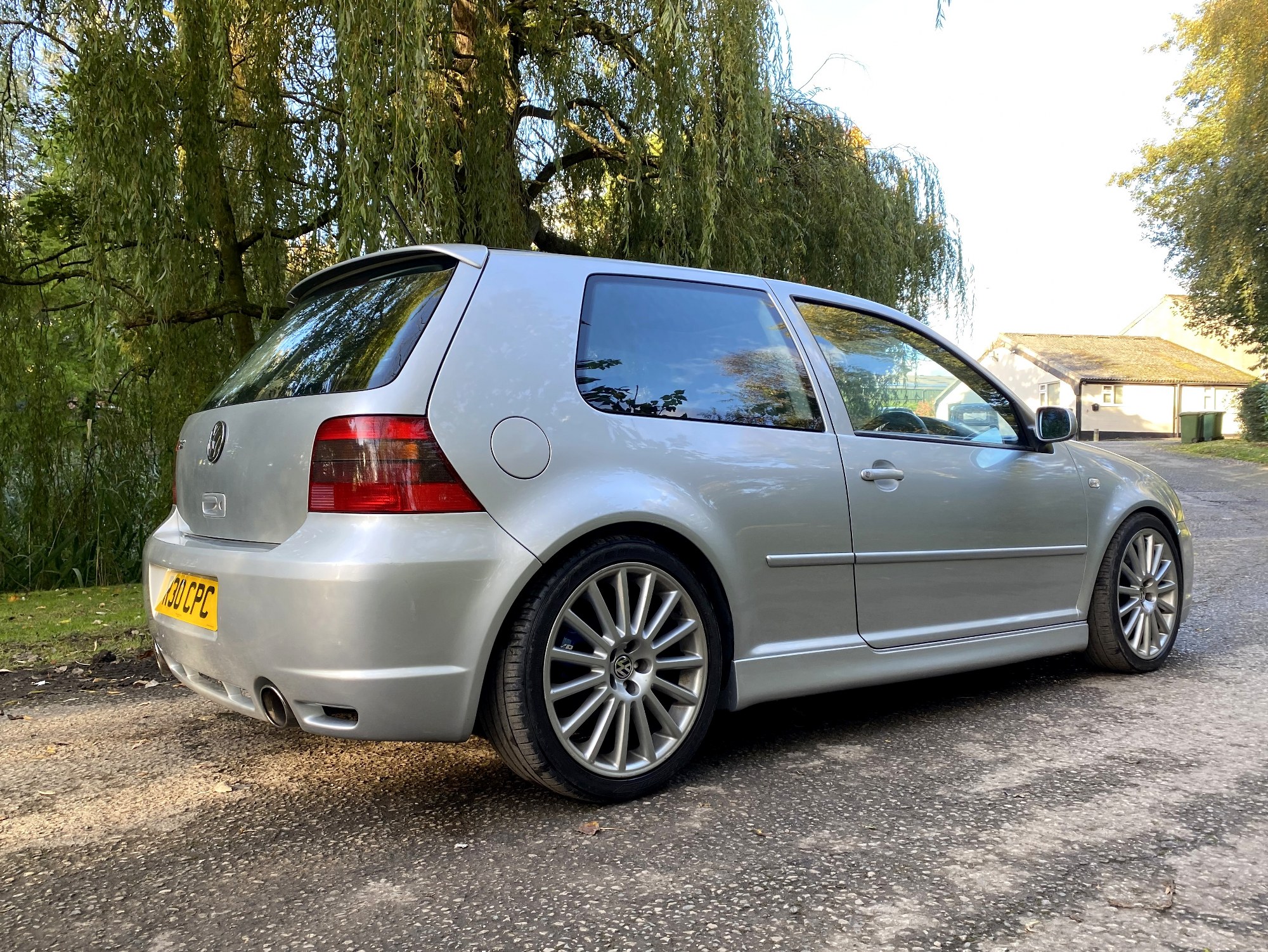 Lot 38 - 2003 Volkswagen Golf R32