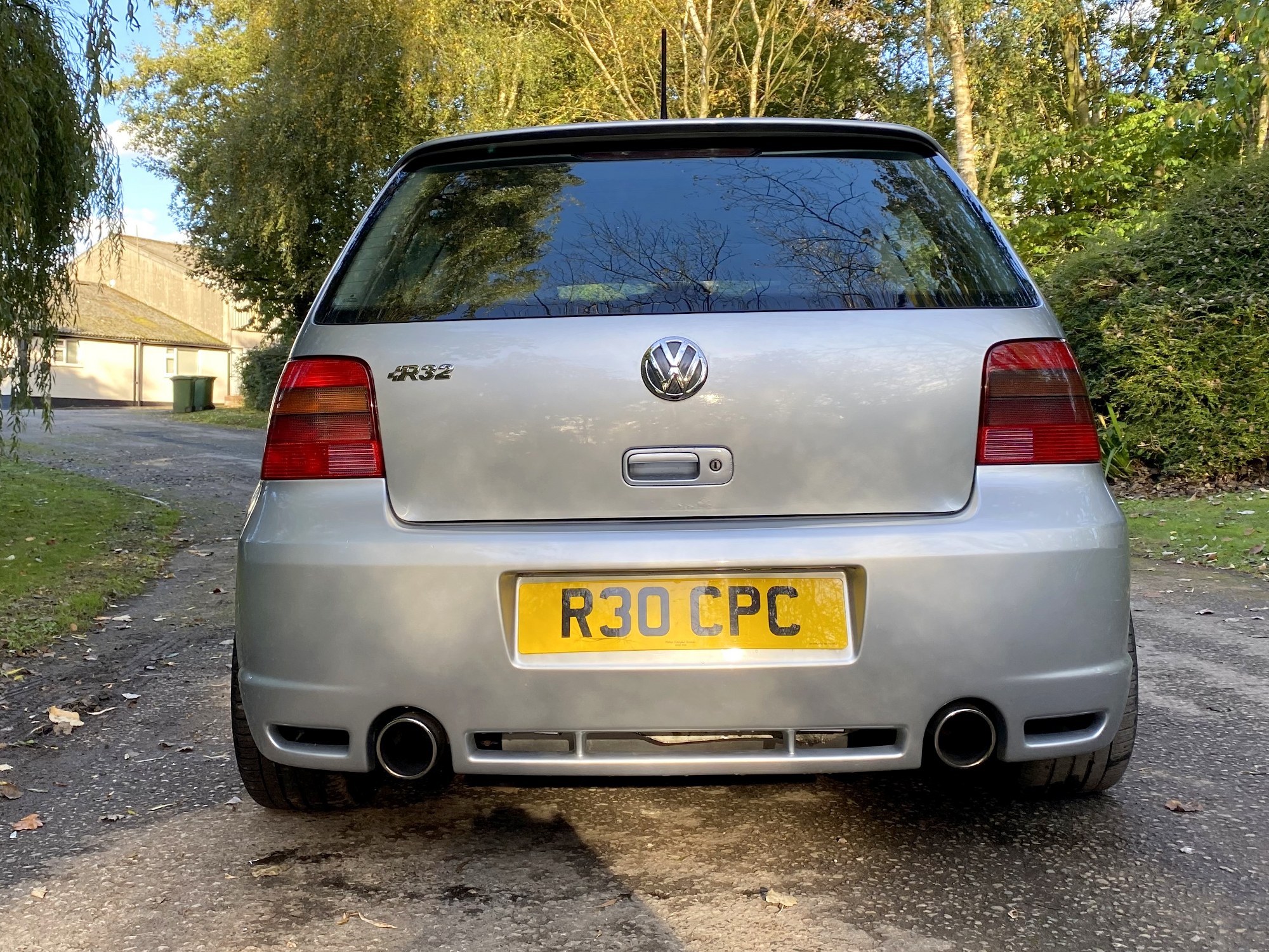 Lot 38 - 2003 Volkswagen Golf R32