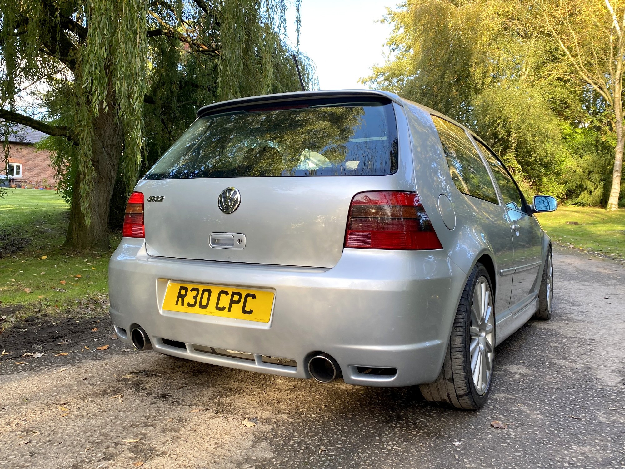 Lot 38 - 2003 Volkswagen Golf R32