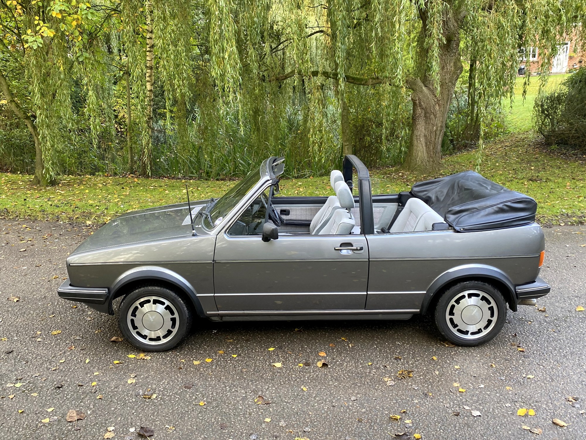 Lot 70 - 1985 Volkswagen Golf GTi Cabriolet