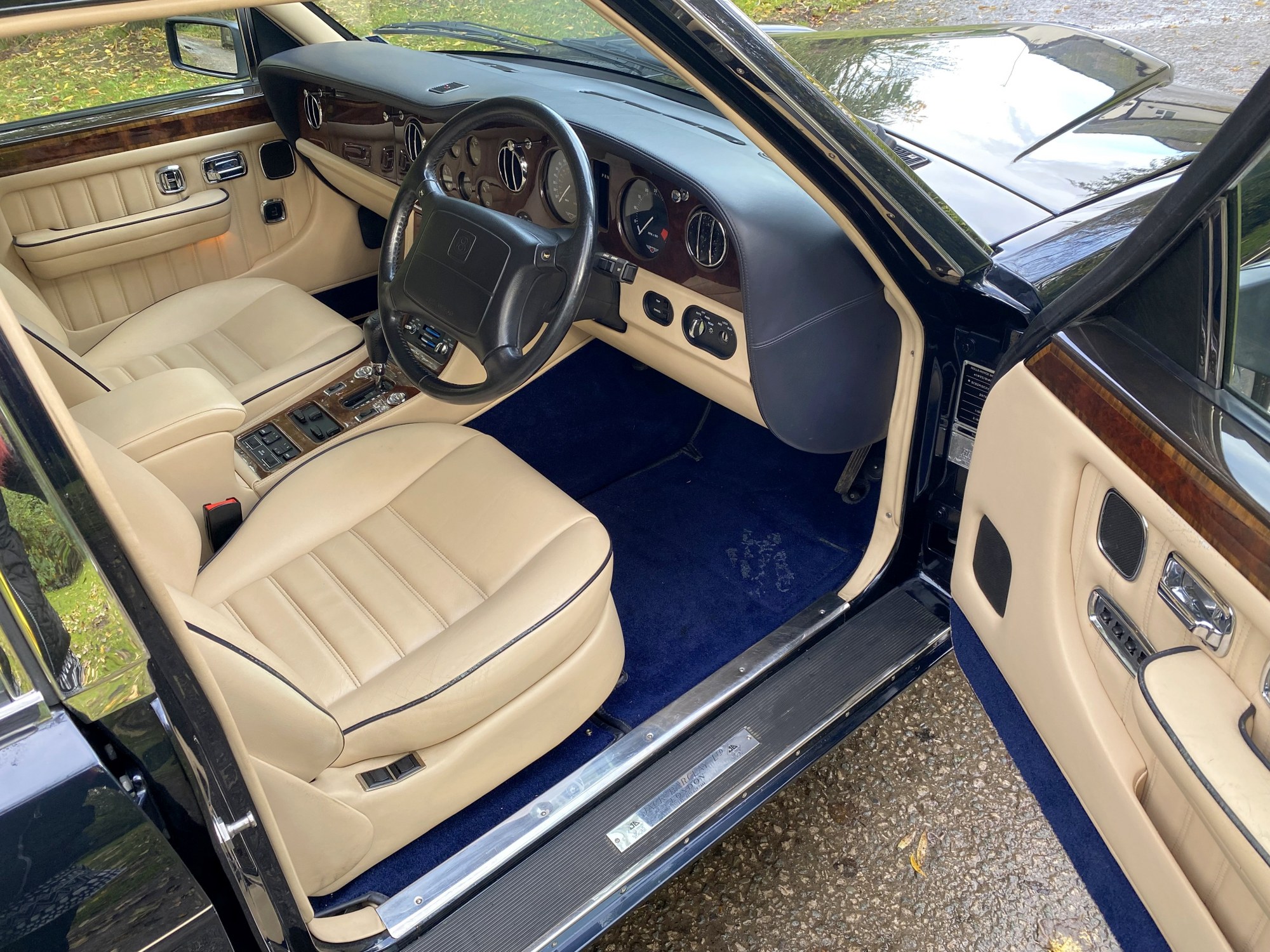 Lot 58 - 1997 Bentley Turbo R LWB