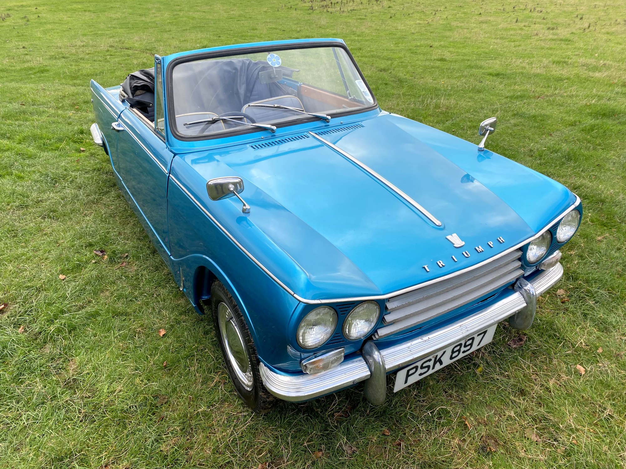 Lot 39 - 1962 Triumph Herald 1200 Convertible
