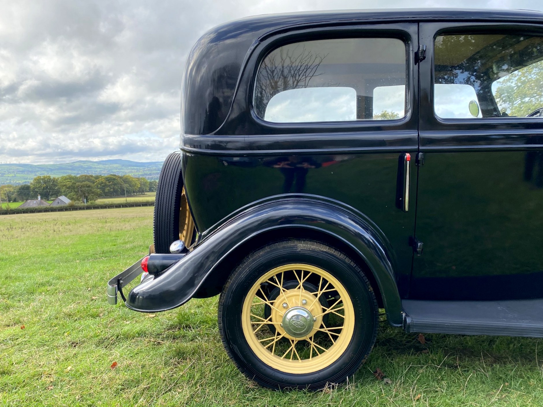 Lot 10 - 1937 Ford Model Y Two-Door Saloon