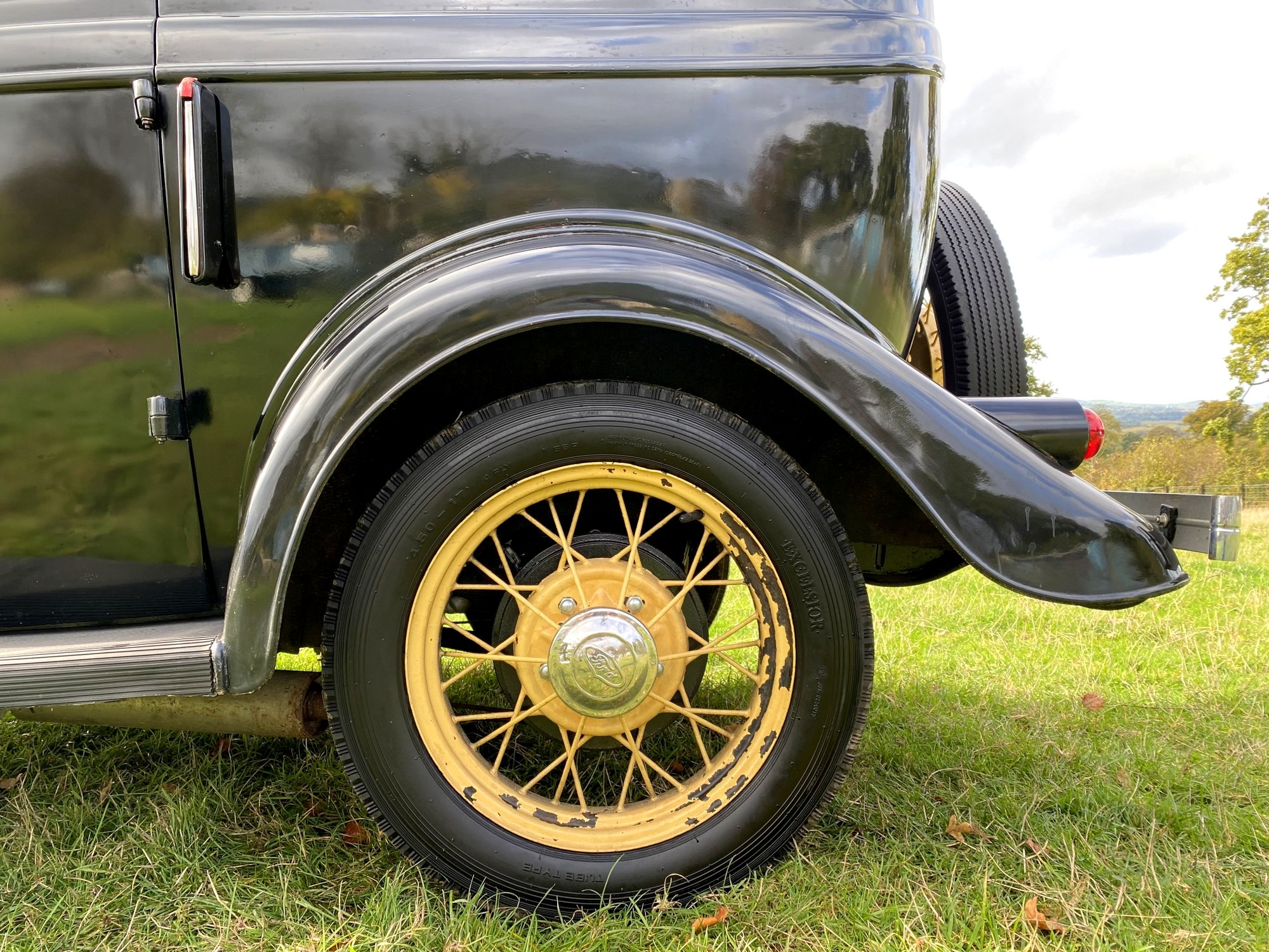Lot 10 - 1937 Ford Model Y Two-Door Saloon