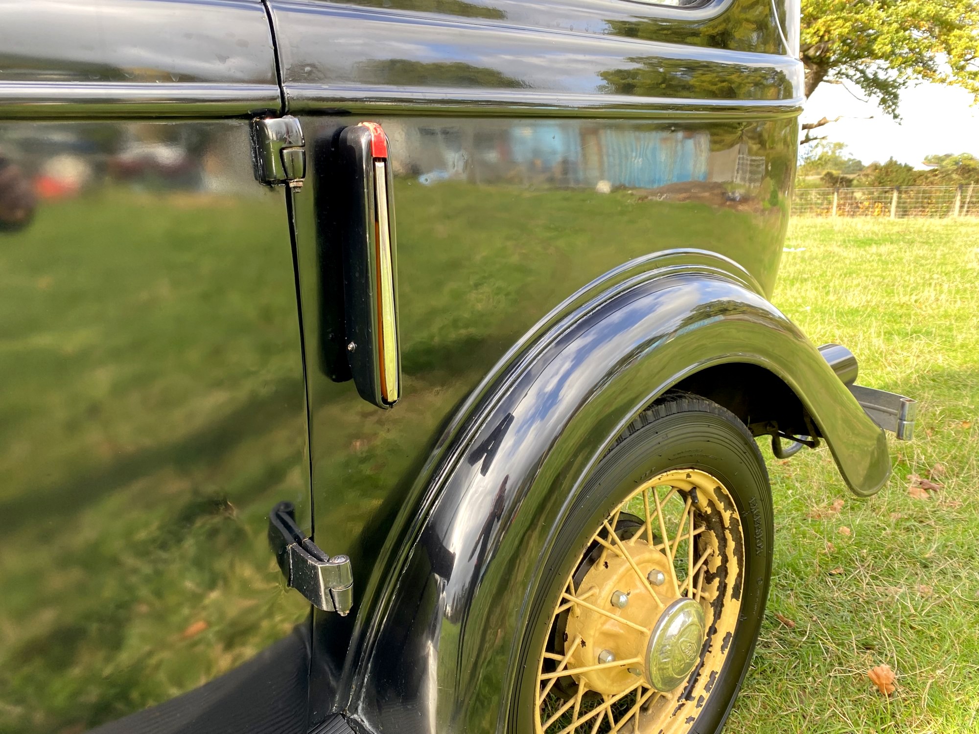 Lot 10 - 1937 Ford Model Y Two-Door Saloon
