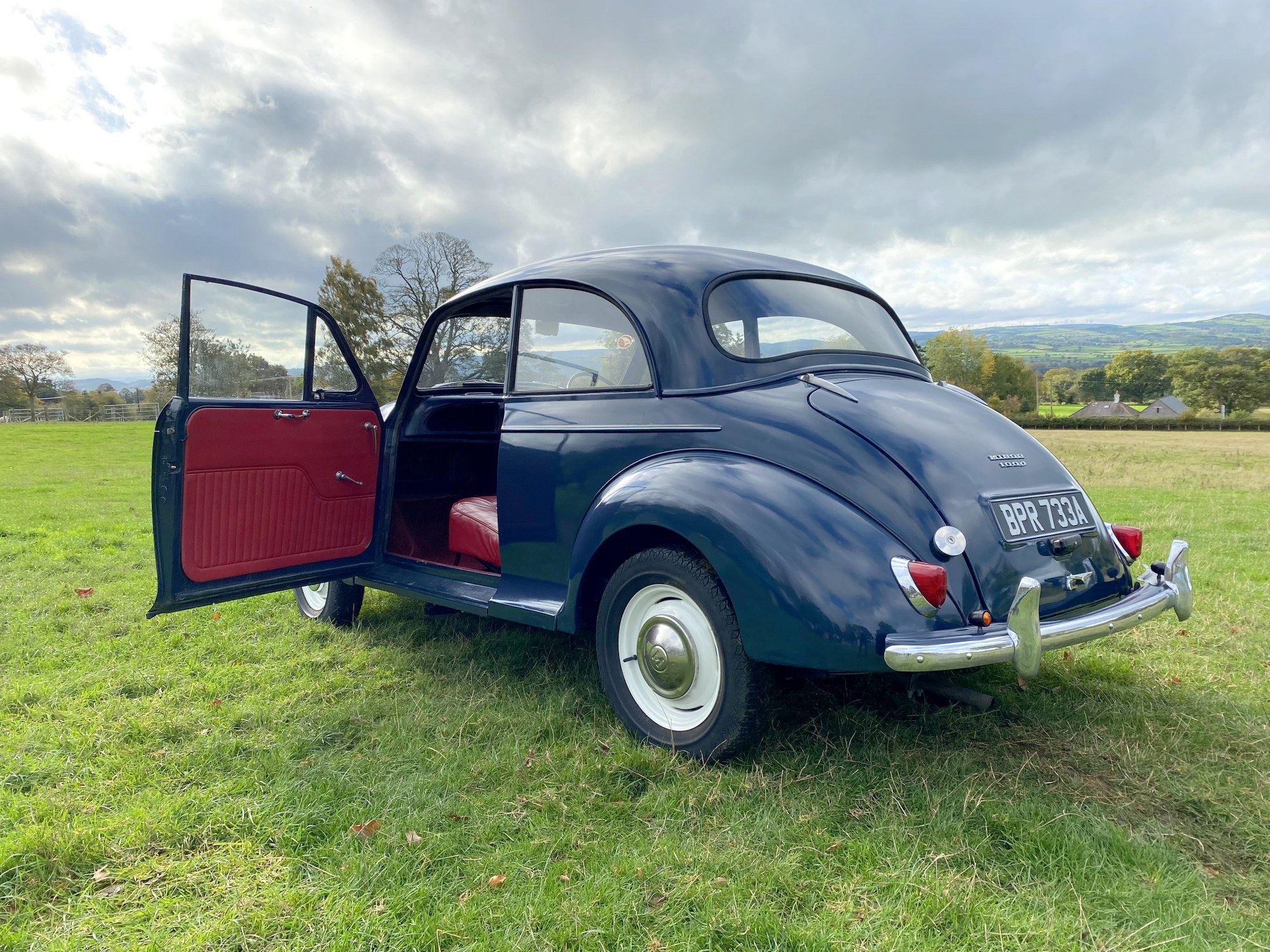 Lot 3 - 1963 Morris Minor 1000 Two-Door Saloon