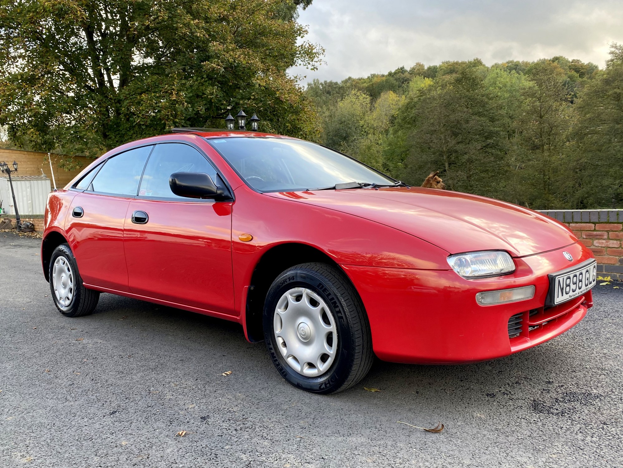 Lot 4 - 1996 Mazda 323F