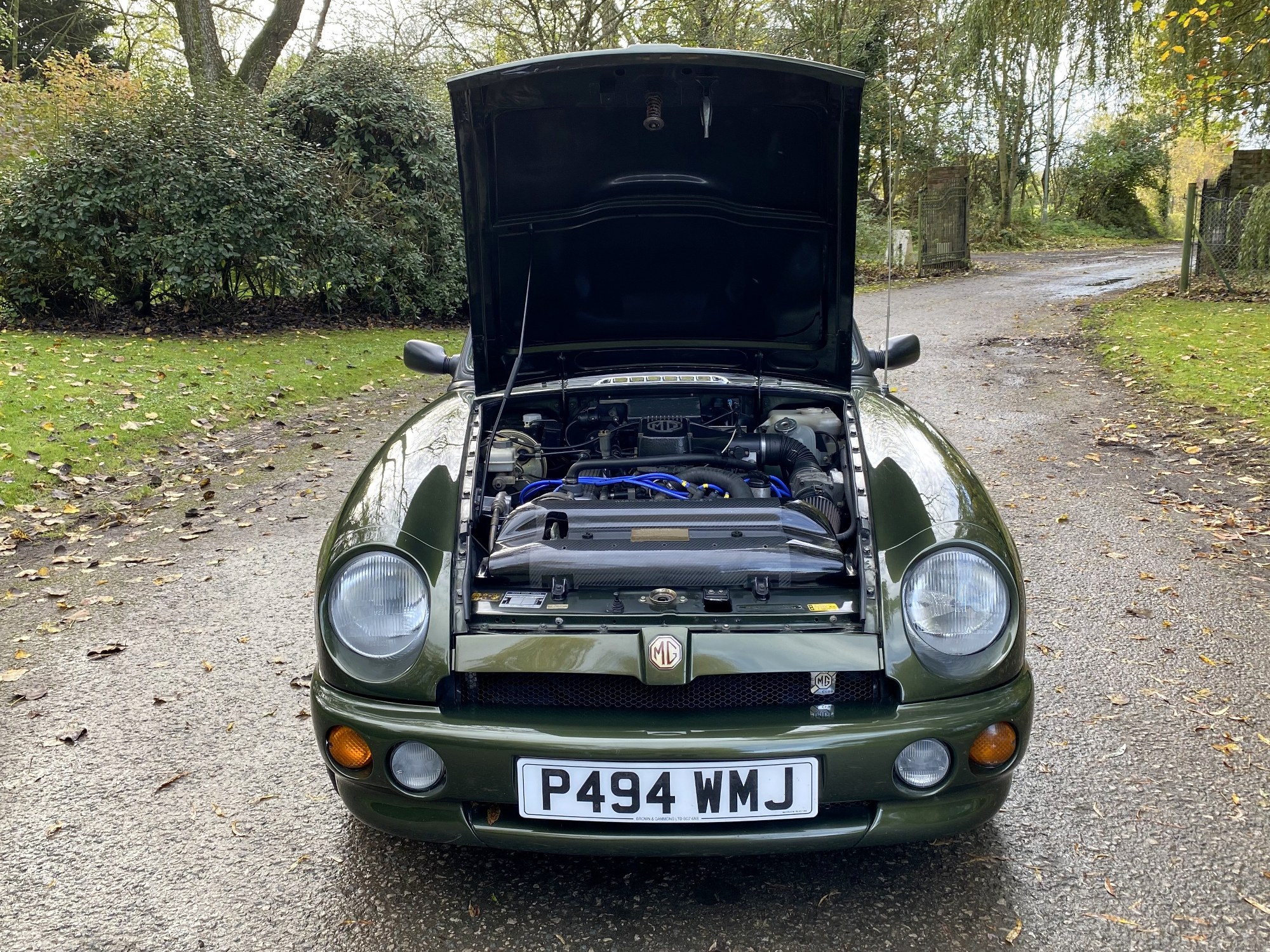 Lot 37 - 1995 MG RV8