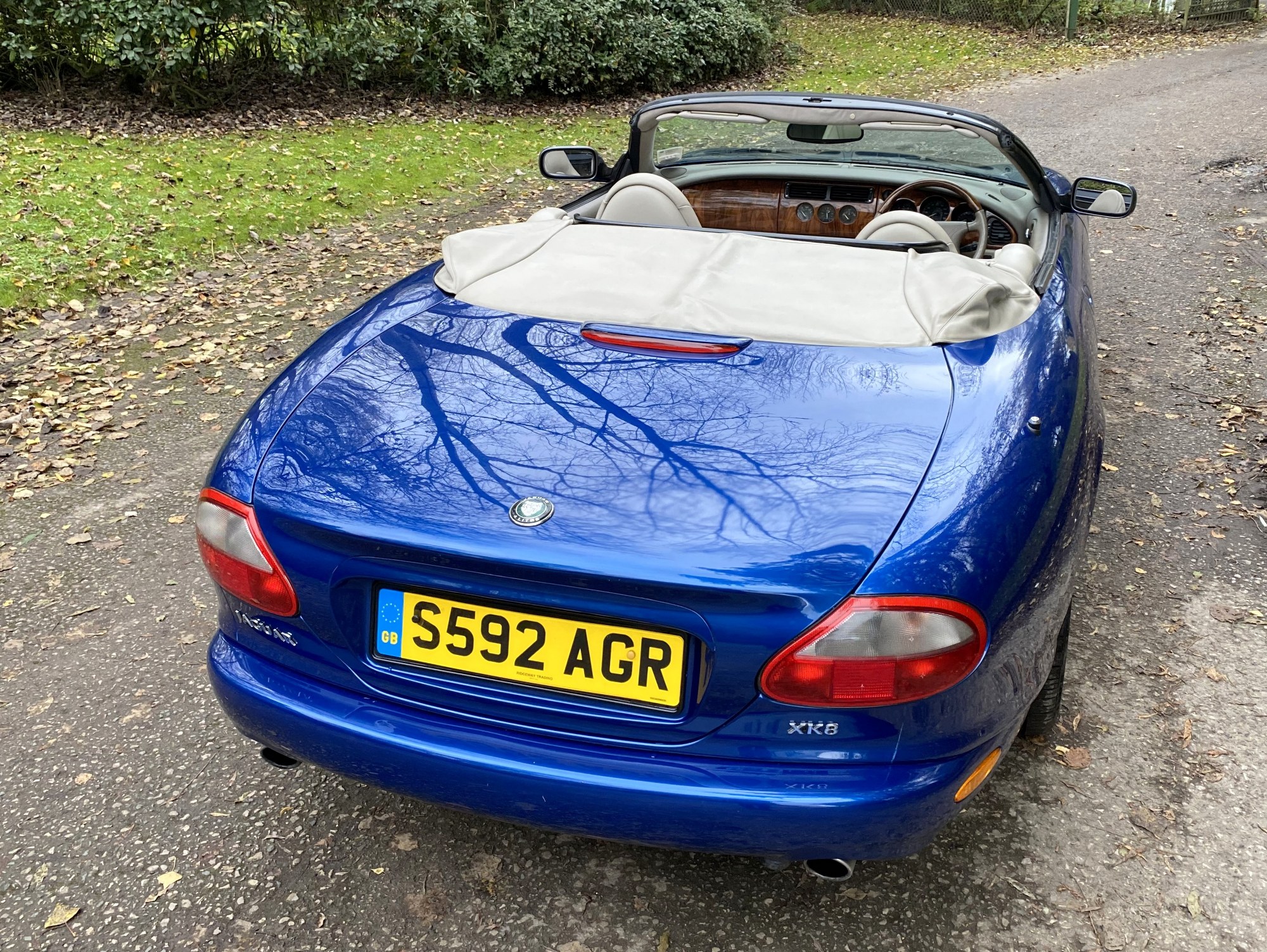 Lot 20 - 1998 Jaguar XK8 Convertible