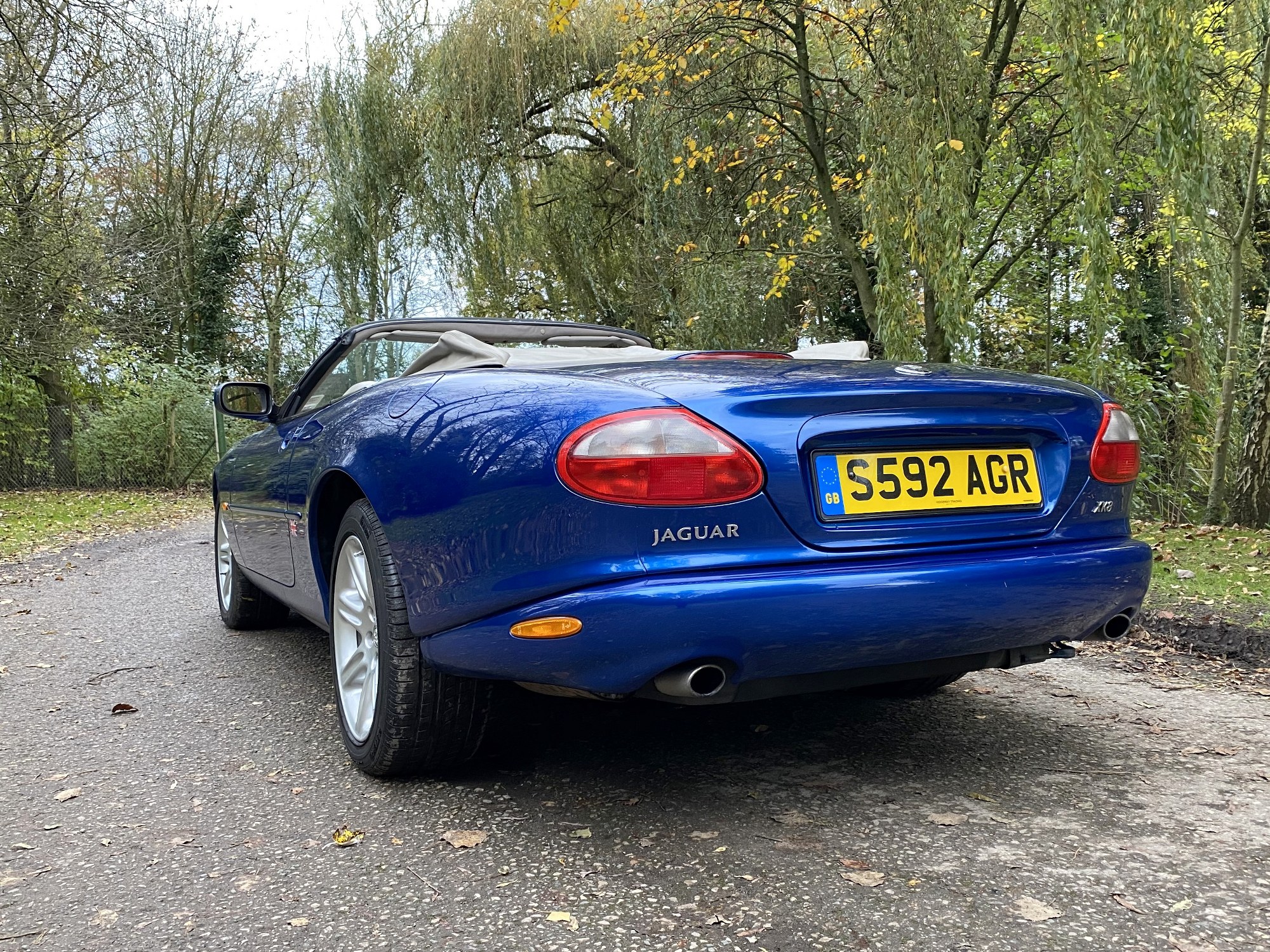Lot 20 - 1998 Jaguar XK8 Convertible