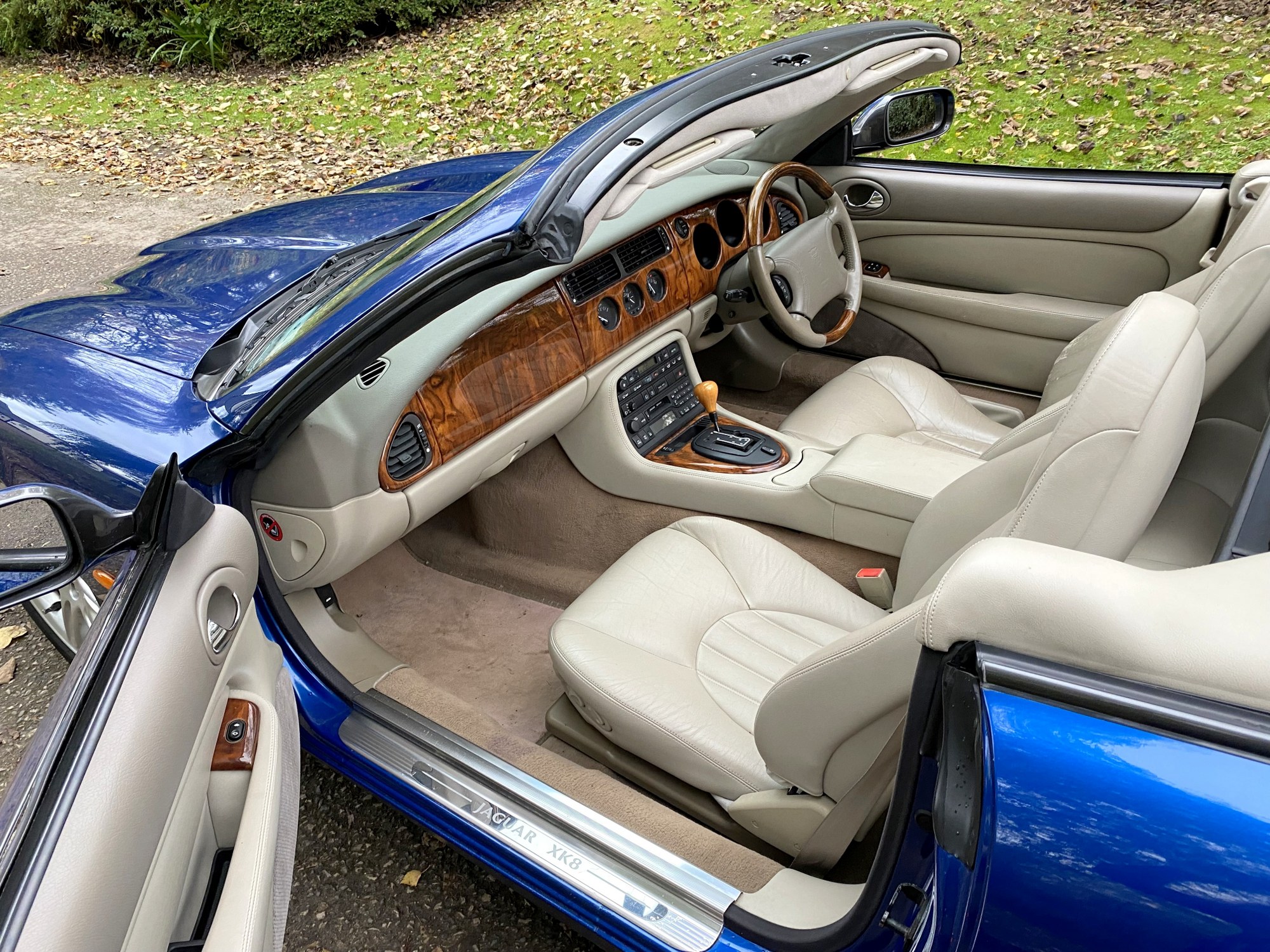 Lot 20 - 1998 Jaguar XK8 Convertible