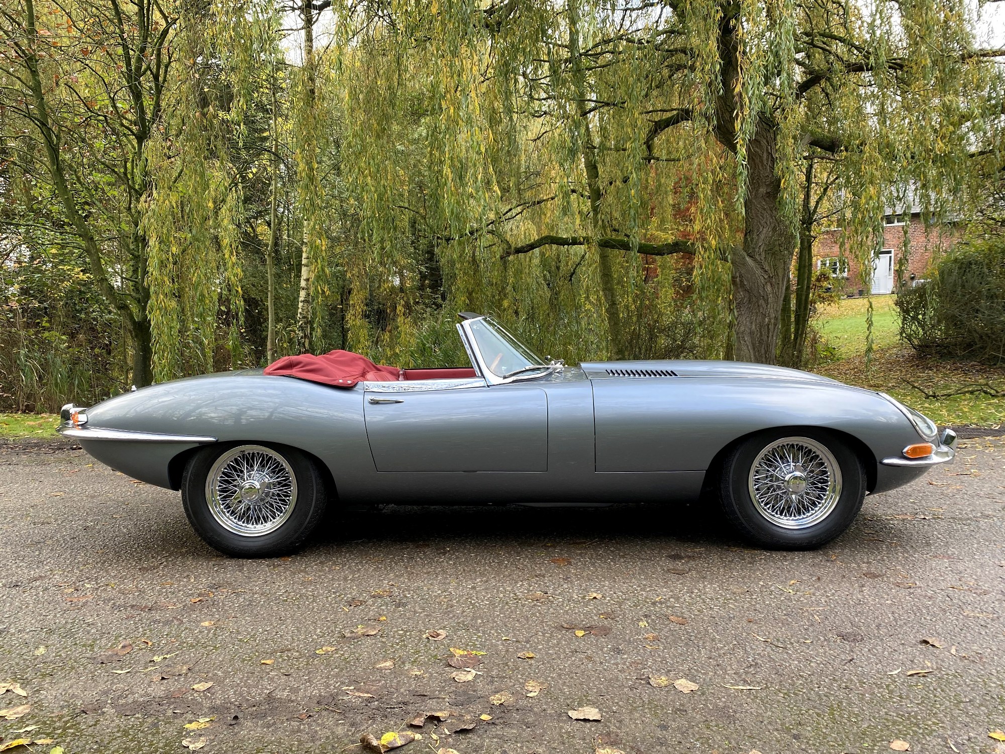 Lot 60 - 1967 Jaguar E-Type 4.2 Roadster