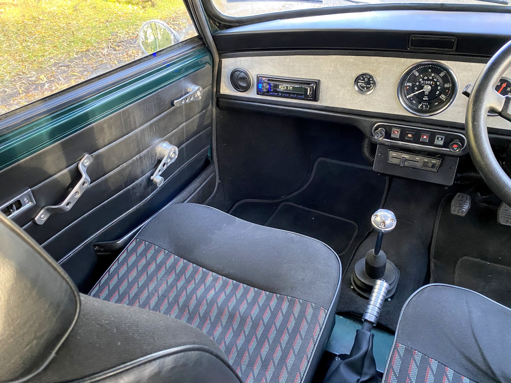 Lot 75 - 1990 Mini Checkmate