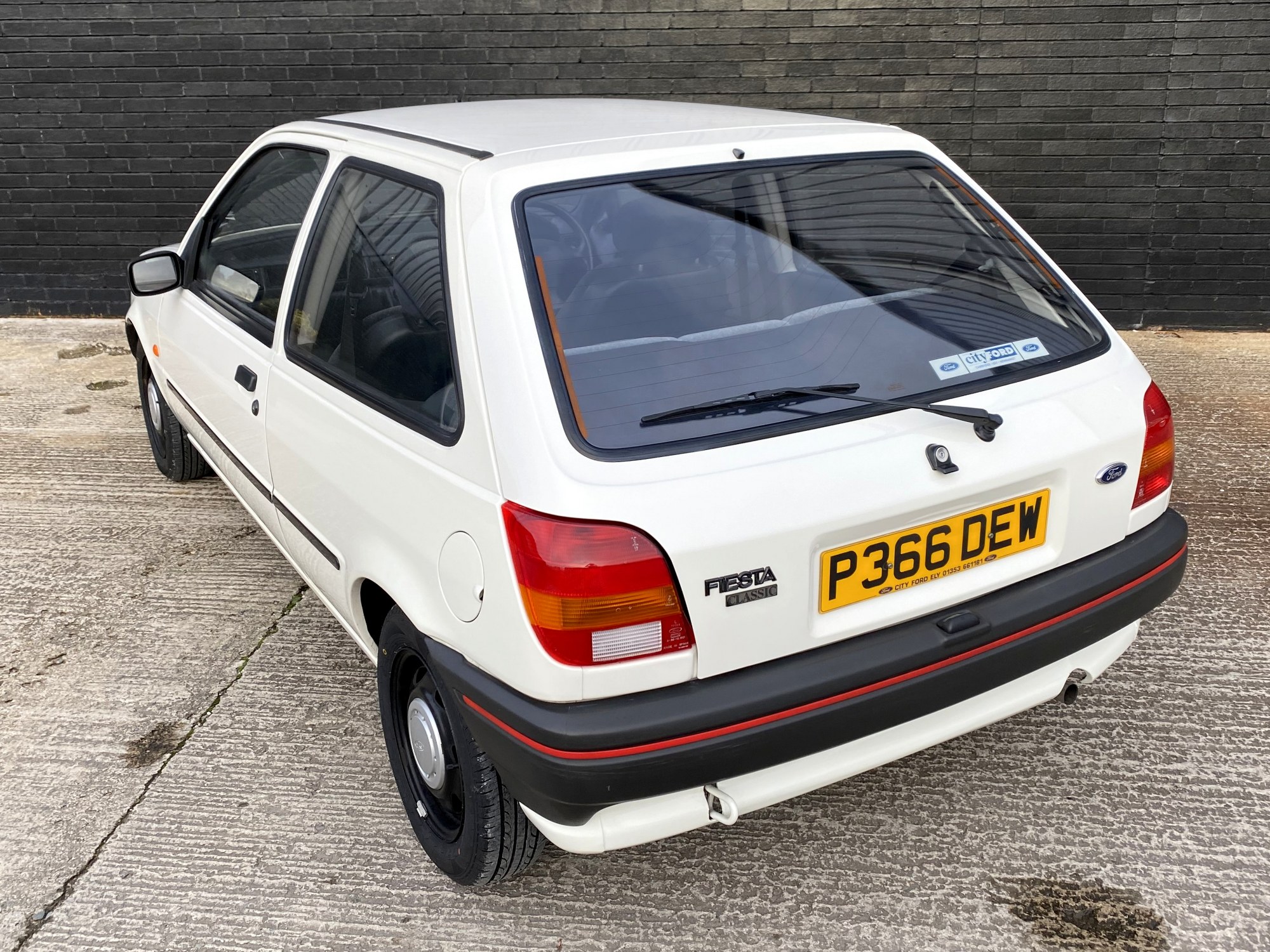 Lot 76 - 1996 Ford Fiesta Classic