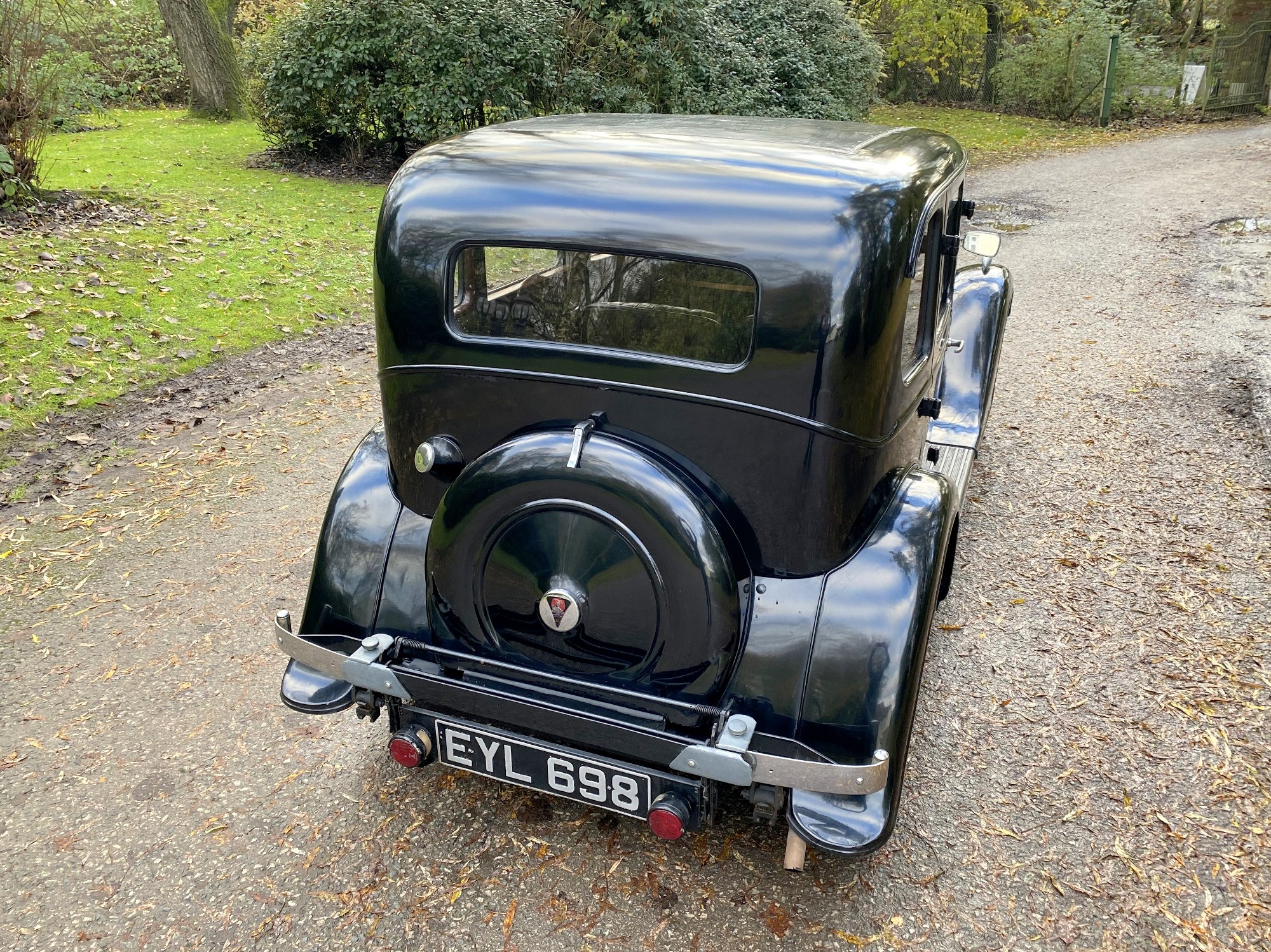 Lot 77 - 1938 Rover 10 P1