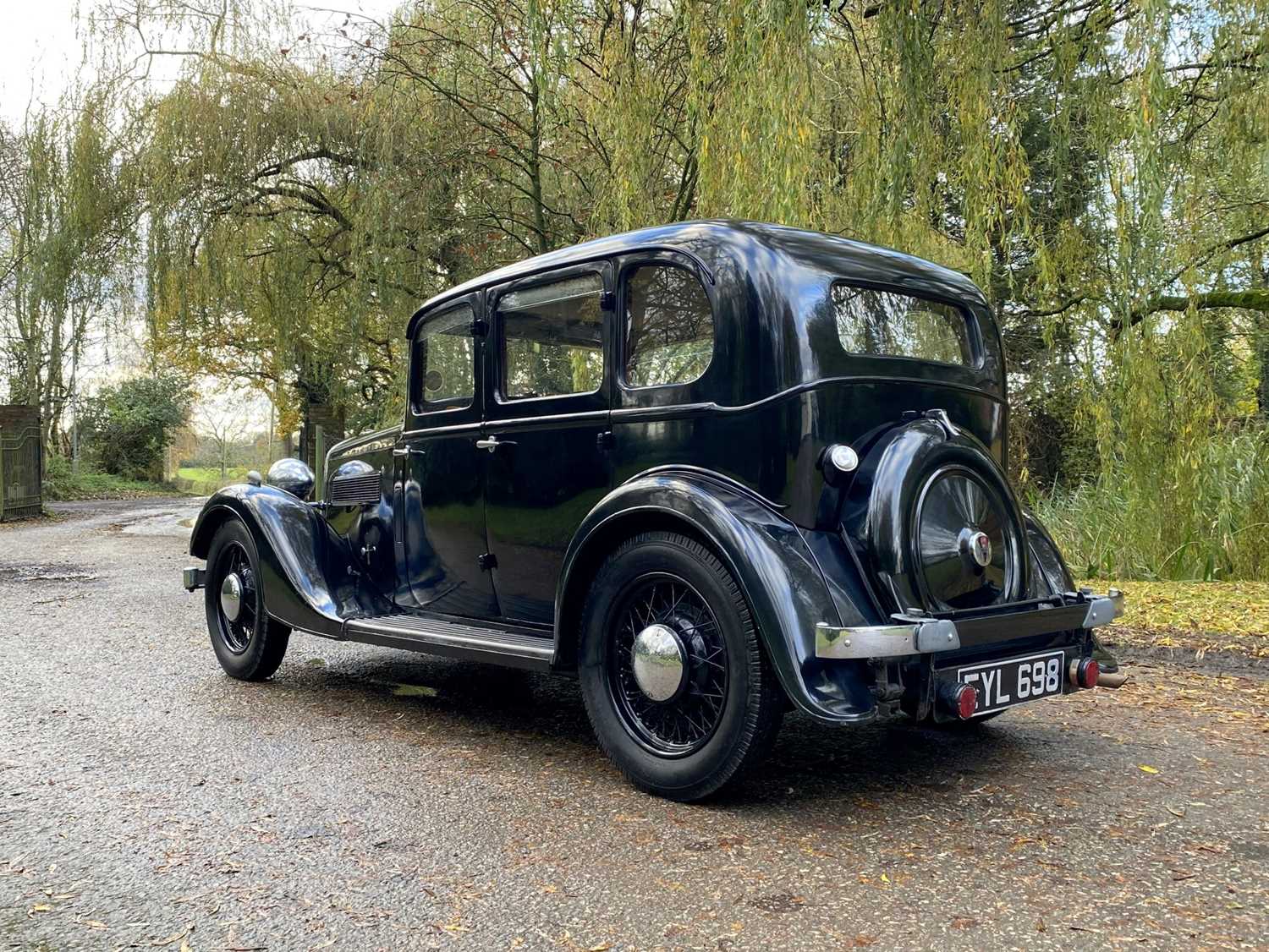 Lot 77 - 1938 Rover 10 P1