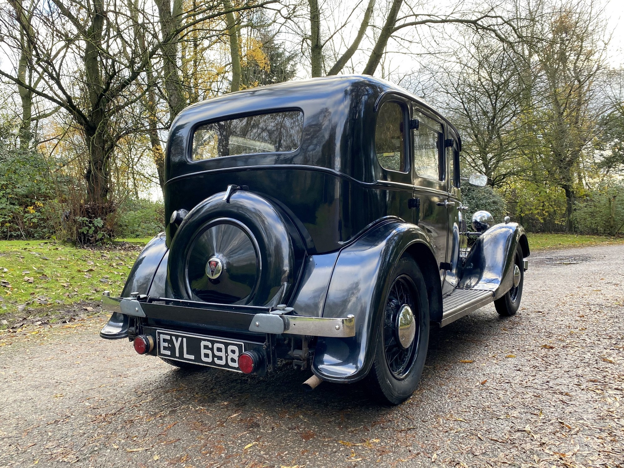 Lot 77 - 1938 Rover 10 P1
