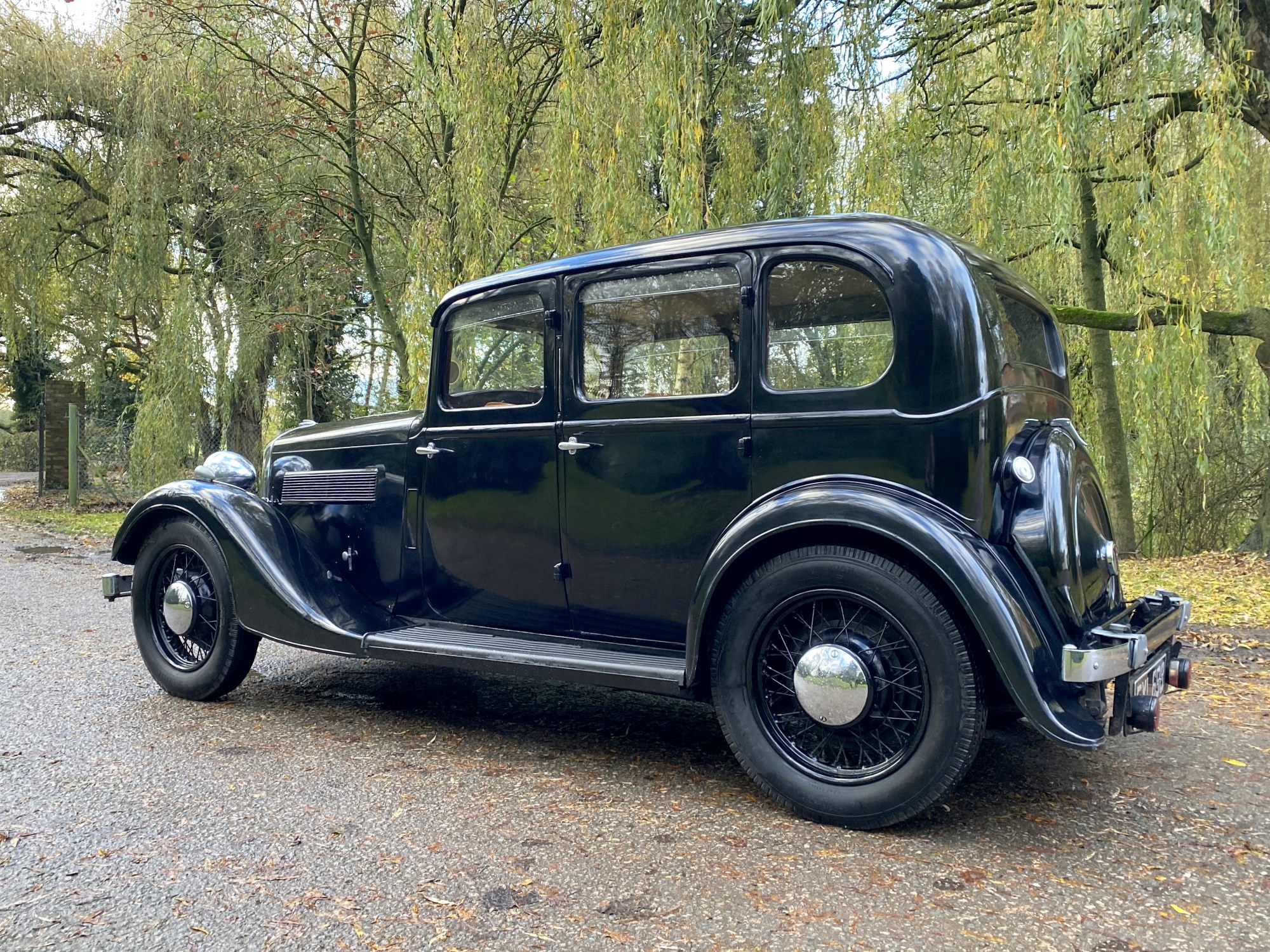 Lot 77 - 1938 Rover 10 P1