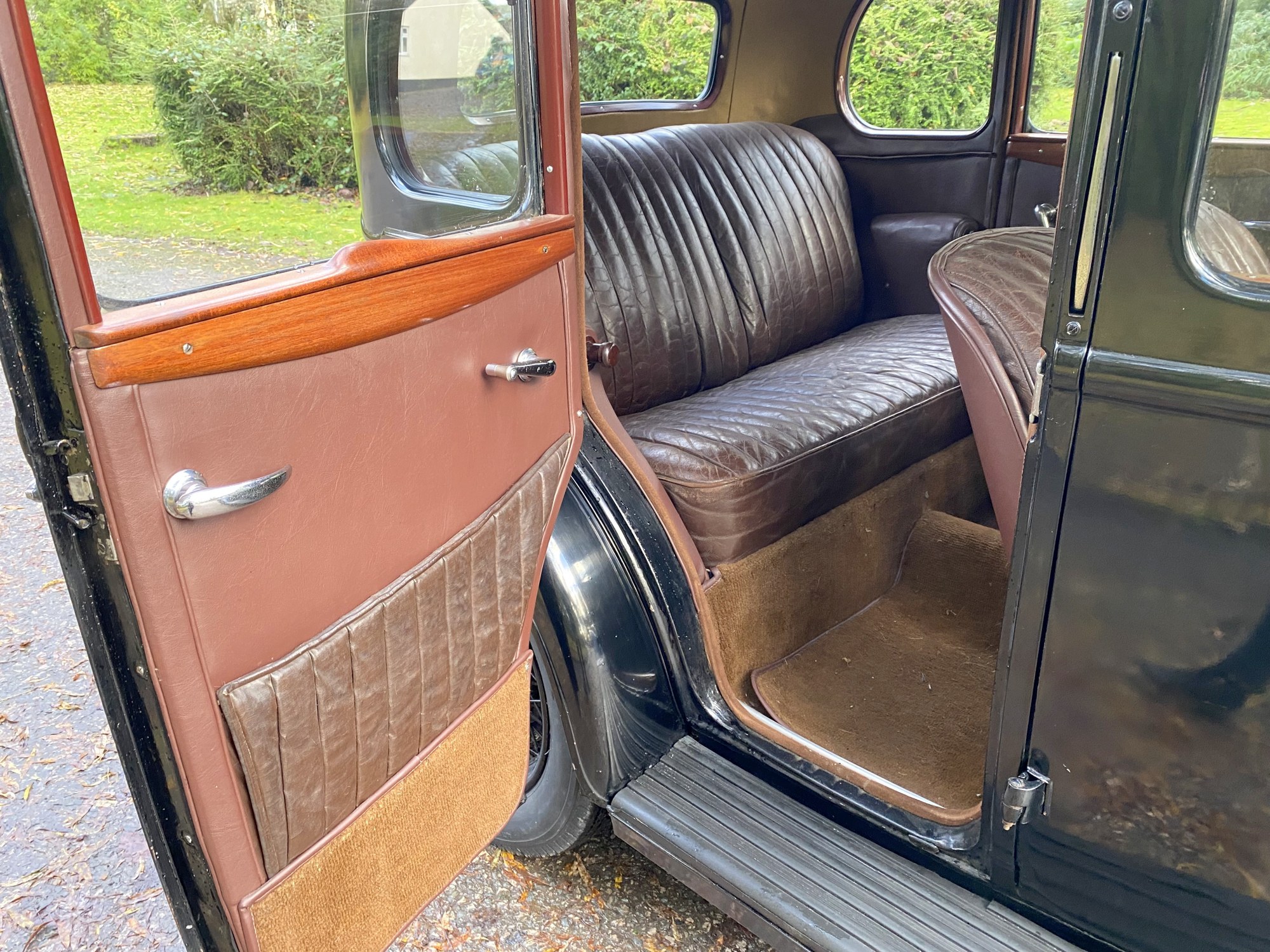 Lot 77 - 1938 Rover 10 P1