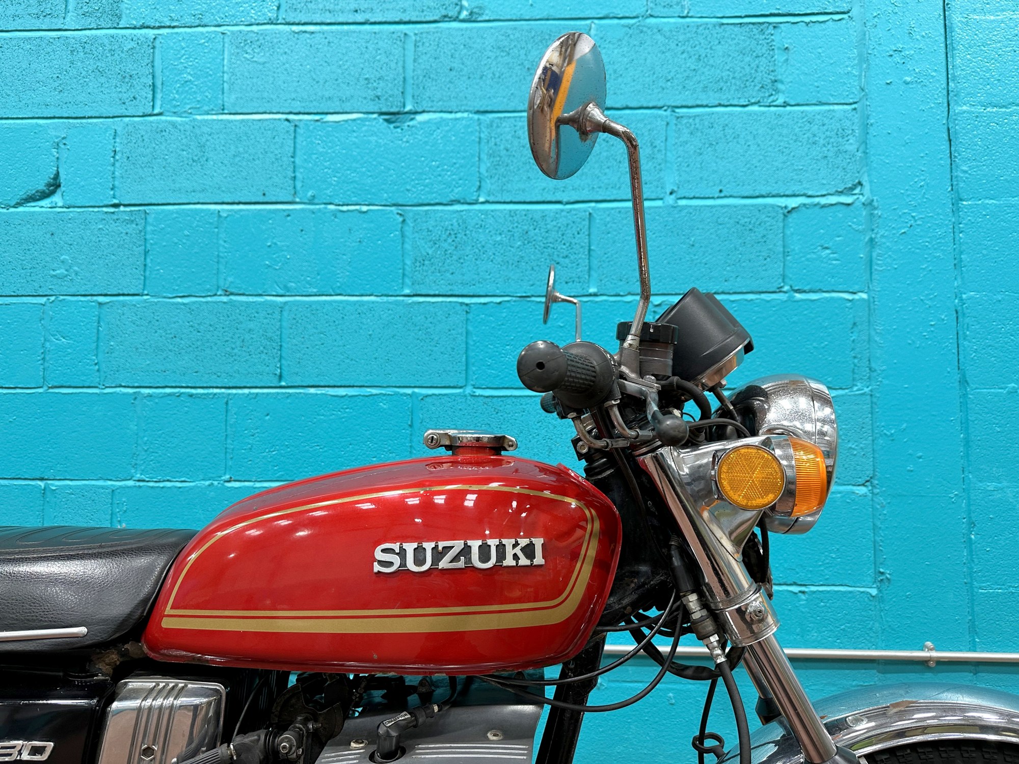 Lot 31 - 1974 Suzuki GT380