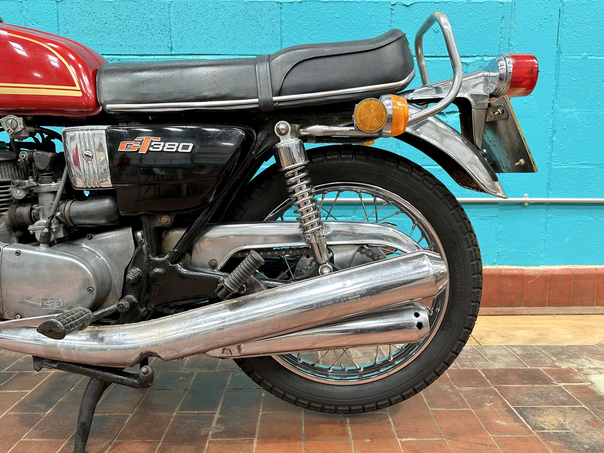 Lot 31 - 1974 Suzuki GT380