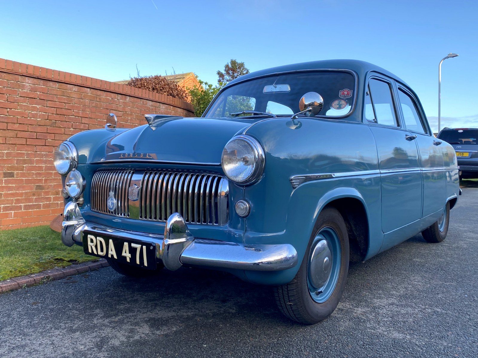 Lot 10 - 1956 Ford Consul